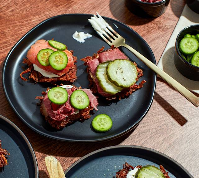 How to Throw a Holiday Party with a Build-Your-Own Latke Bar | DoorDash ...