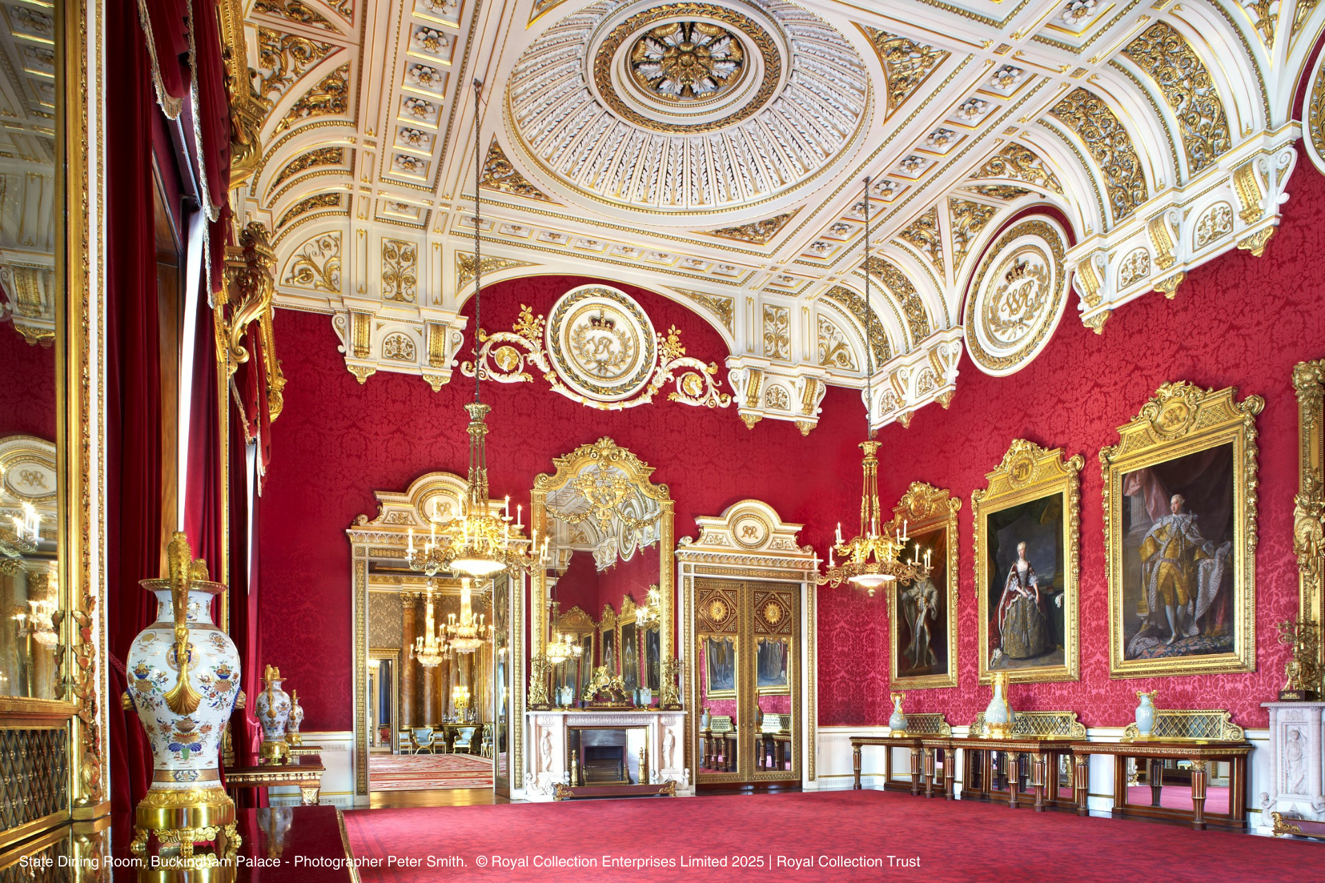 buckingham palace inside entry