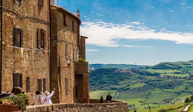 Tuscany Day Trip From Rome: Food, Wine & Fortresses | Walks