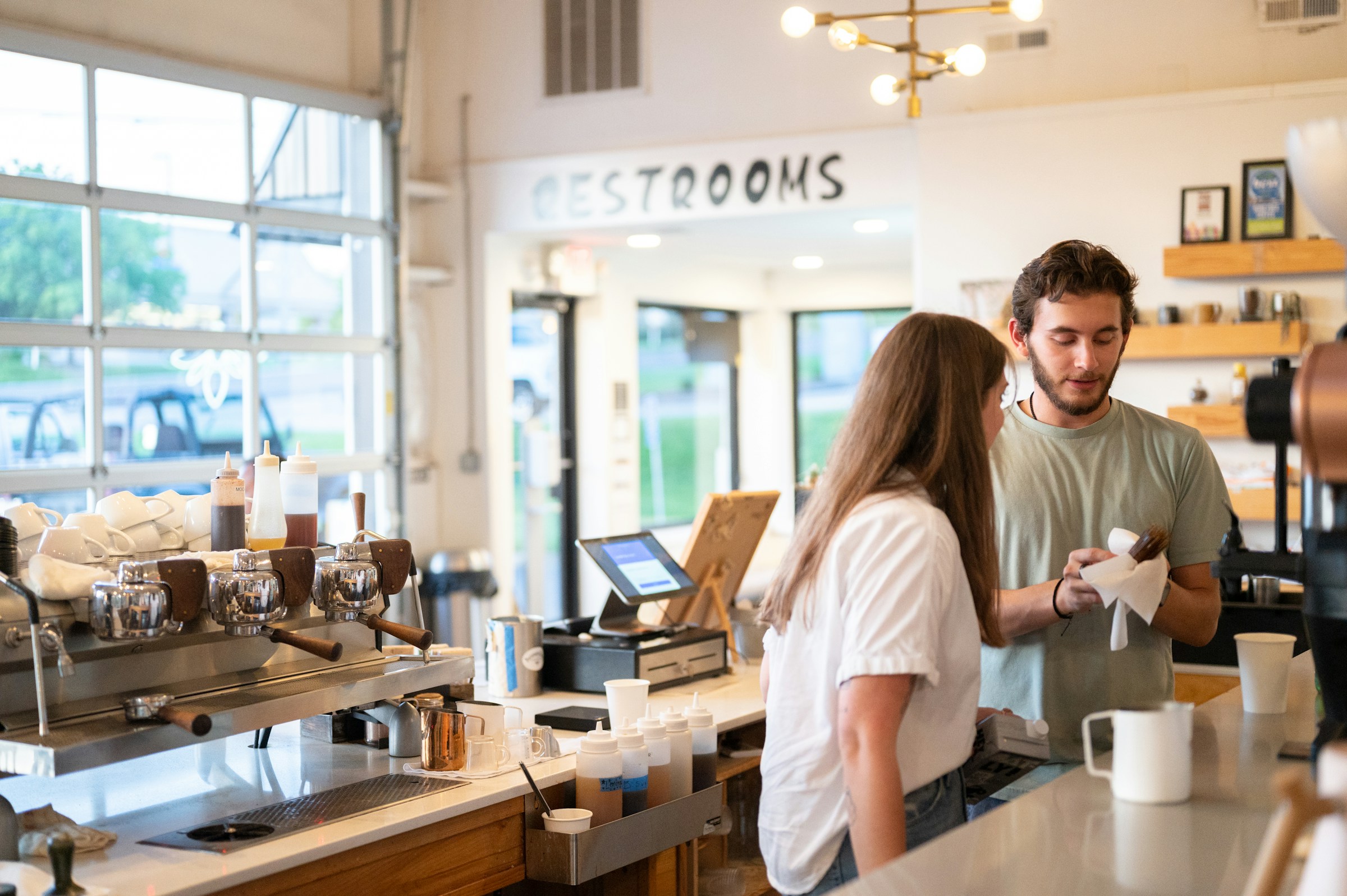 Accountant Vs Financial Advisor: What’s The Difference?