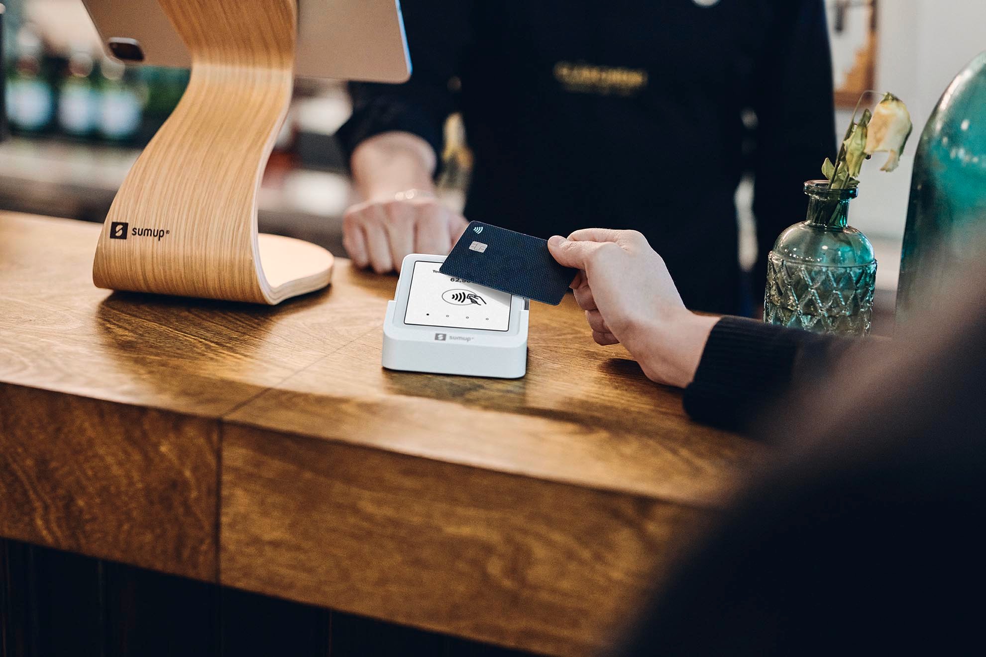 How to Earn More Tips in Restaurants (3 Proven Methods)