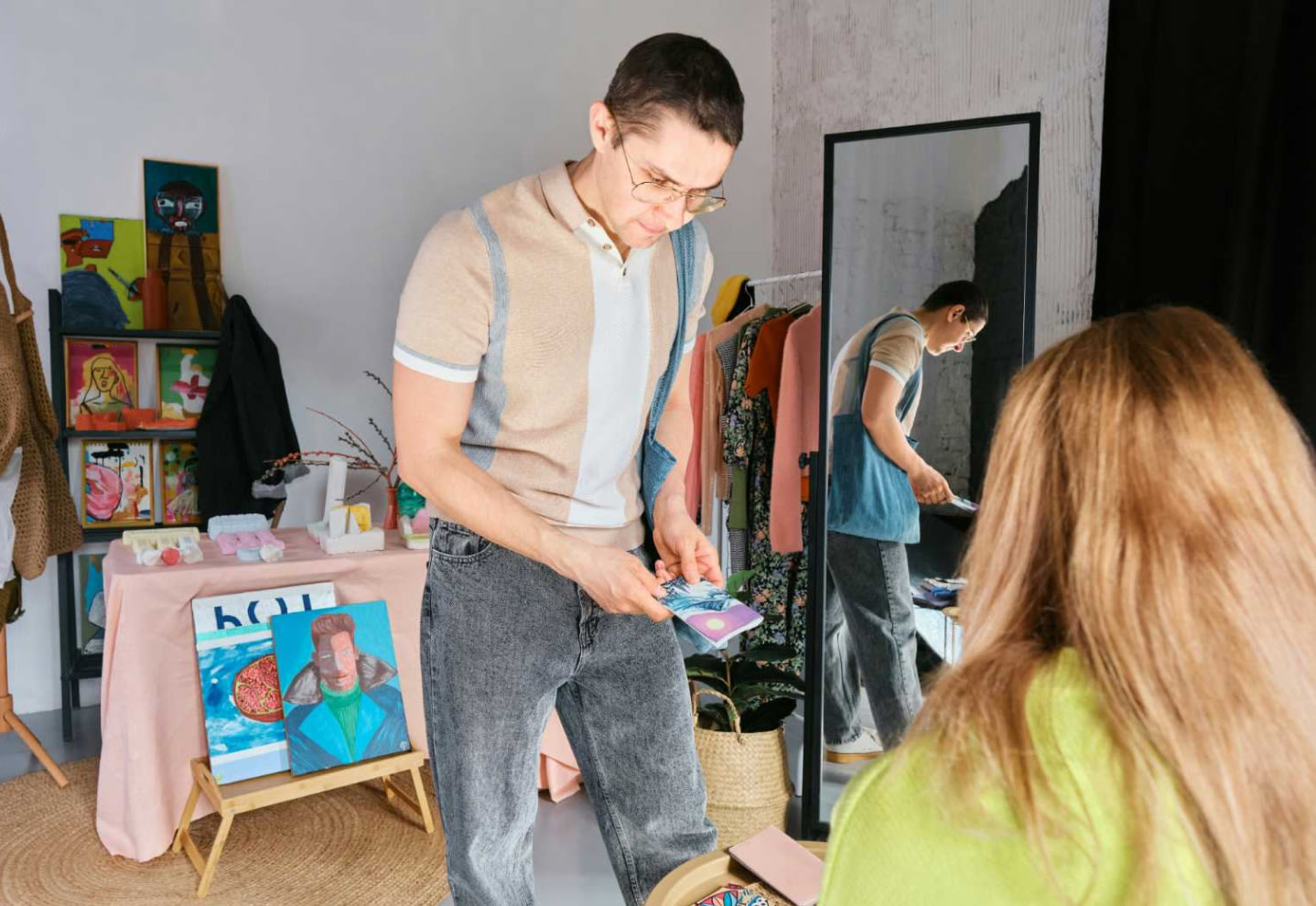 How To Ask Customers for a Review [+ Free Templates]