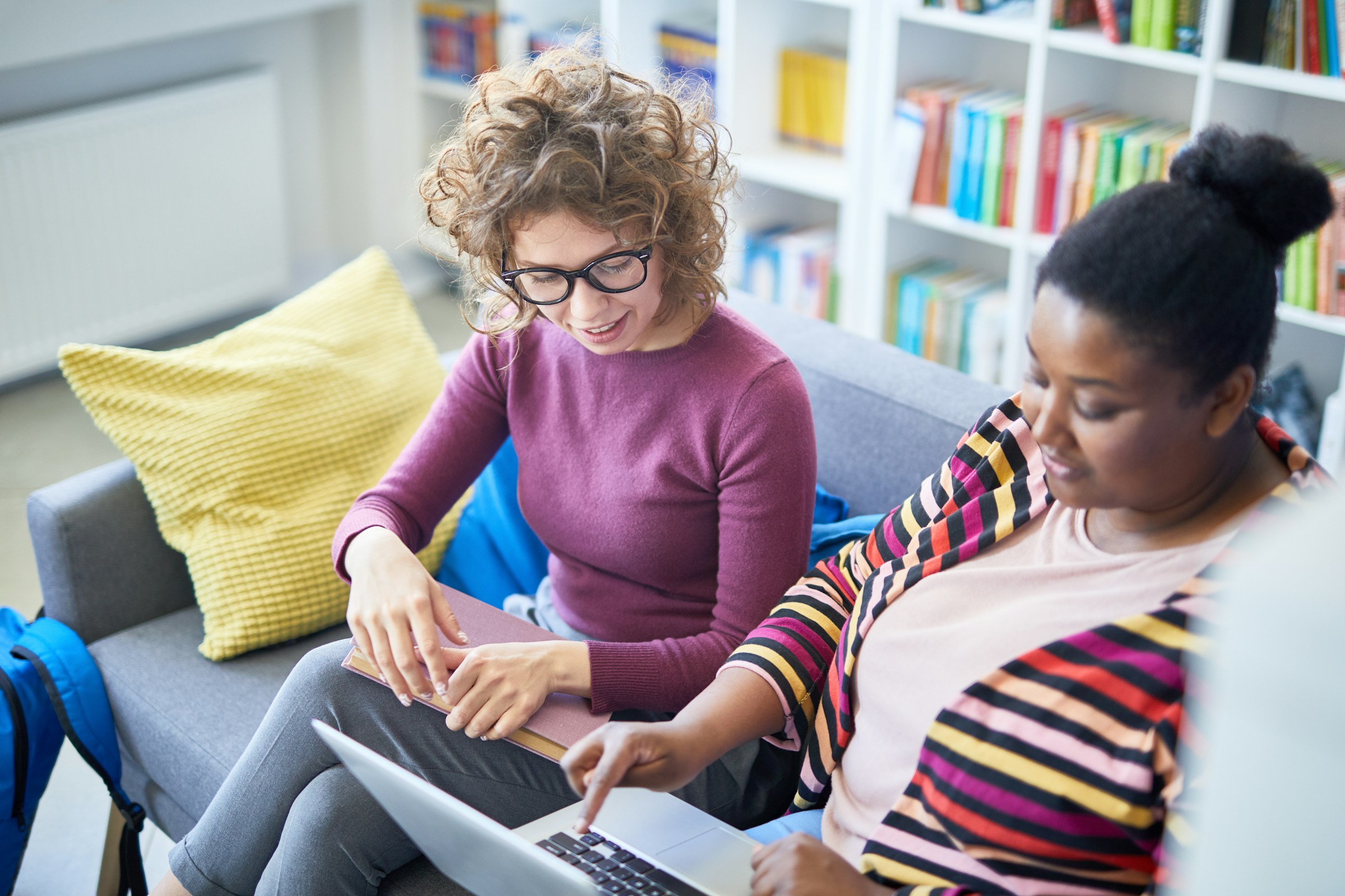 How To Create a Positive Working Environment [5 Strategies]