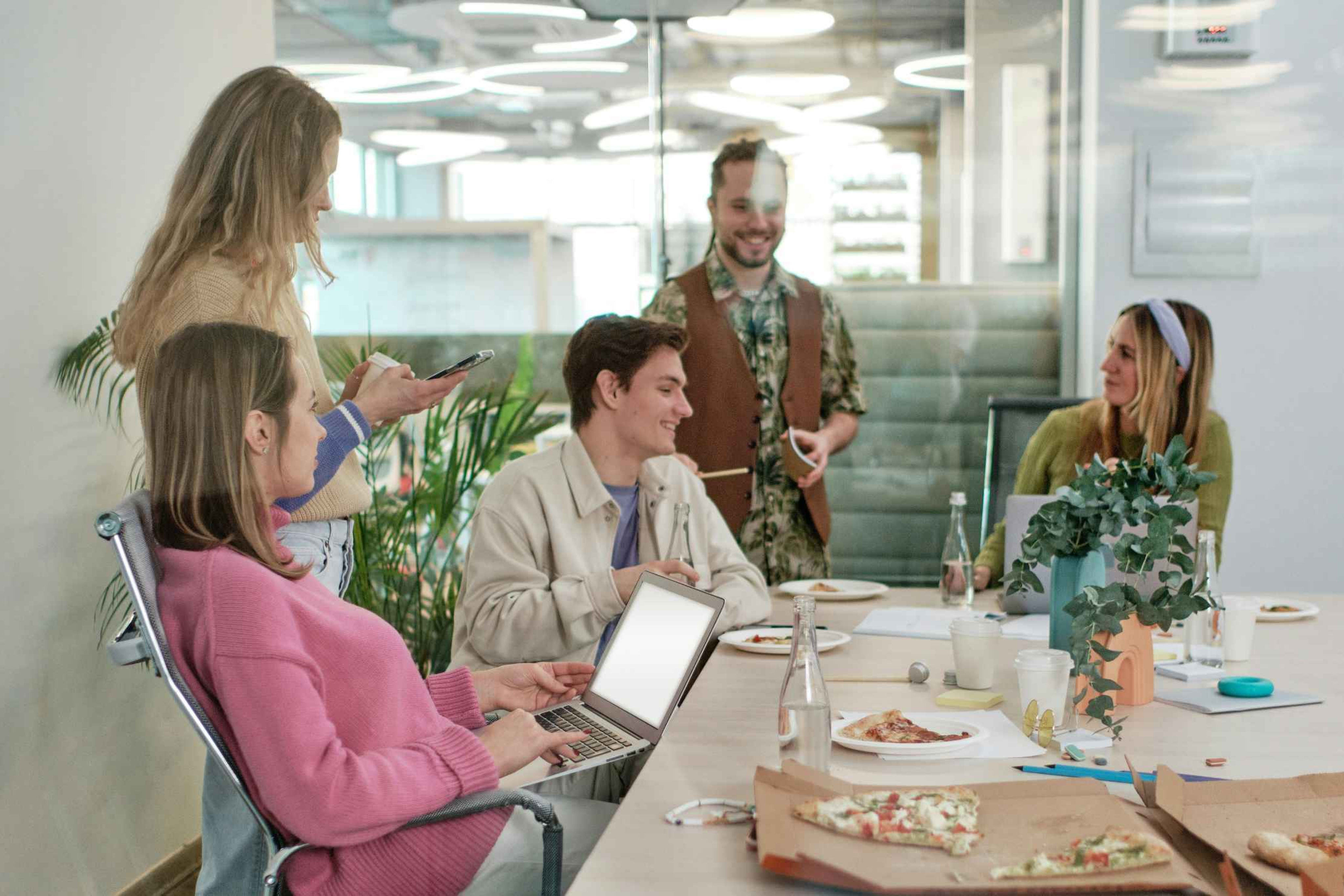 How To Create a Positive Working Environment [5 Strategies]