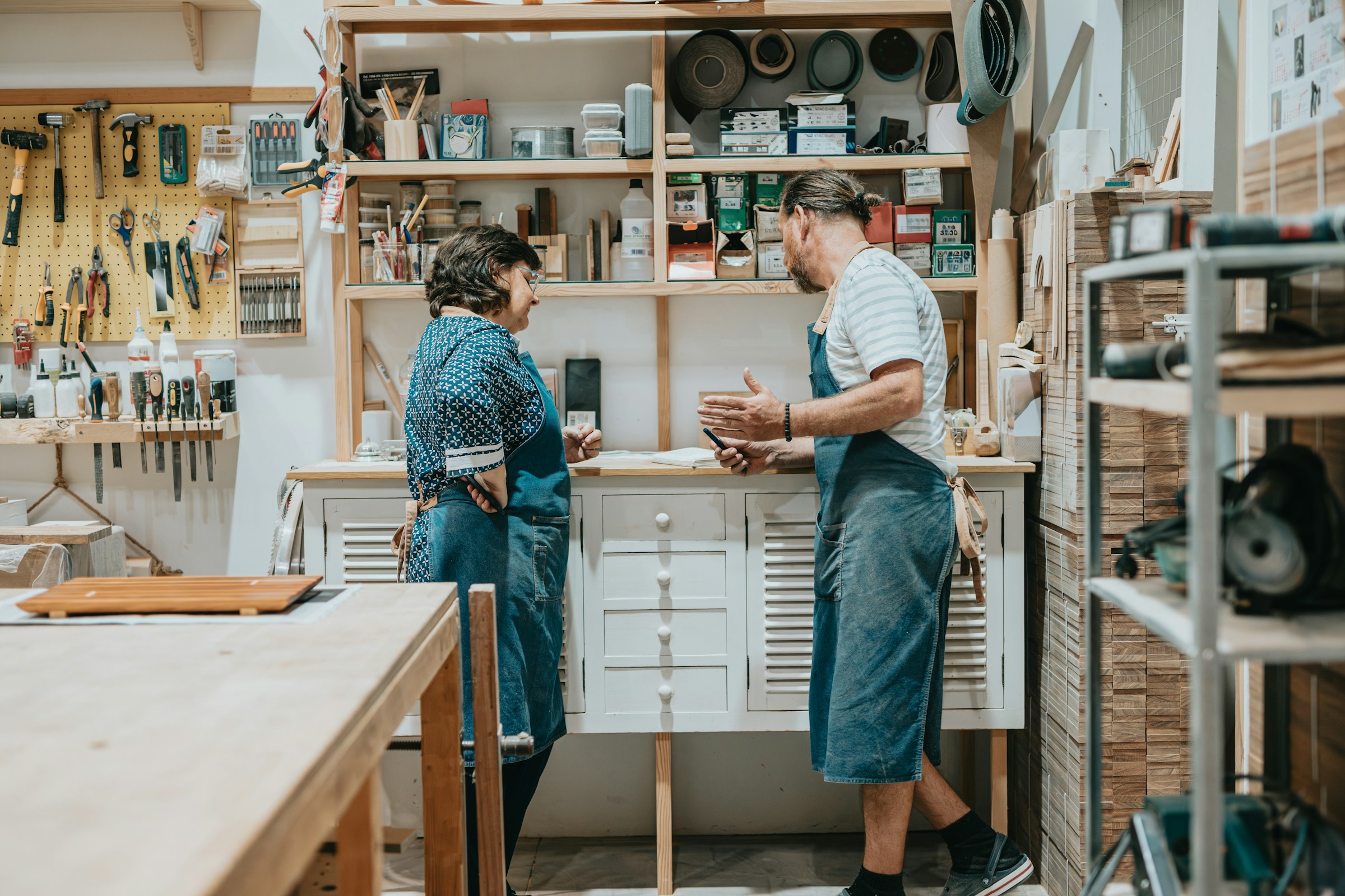 How To Create a Positive Working Environment [5 Strategies]