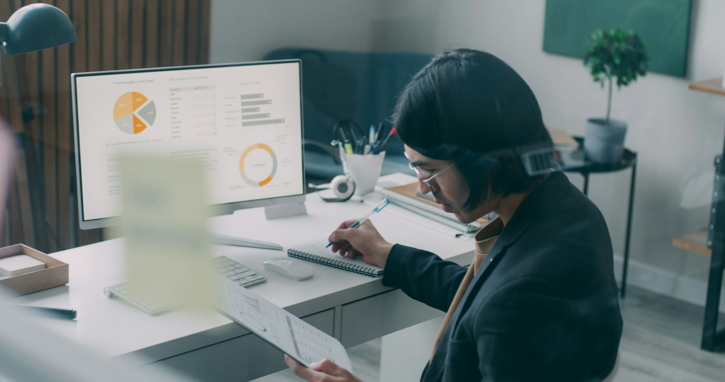 How to Advertise Your Business: 17 Key Strategies