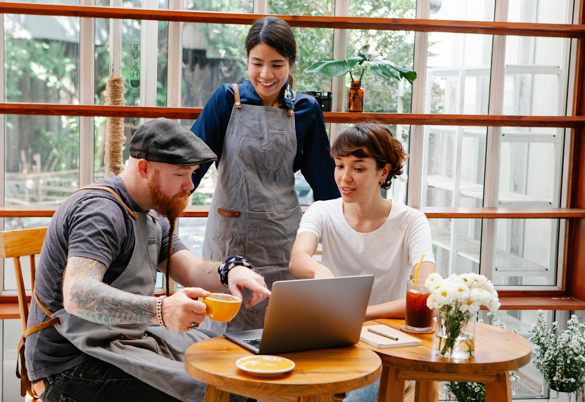 How To Pay Employees: A Step-by-Step Guide