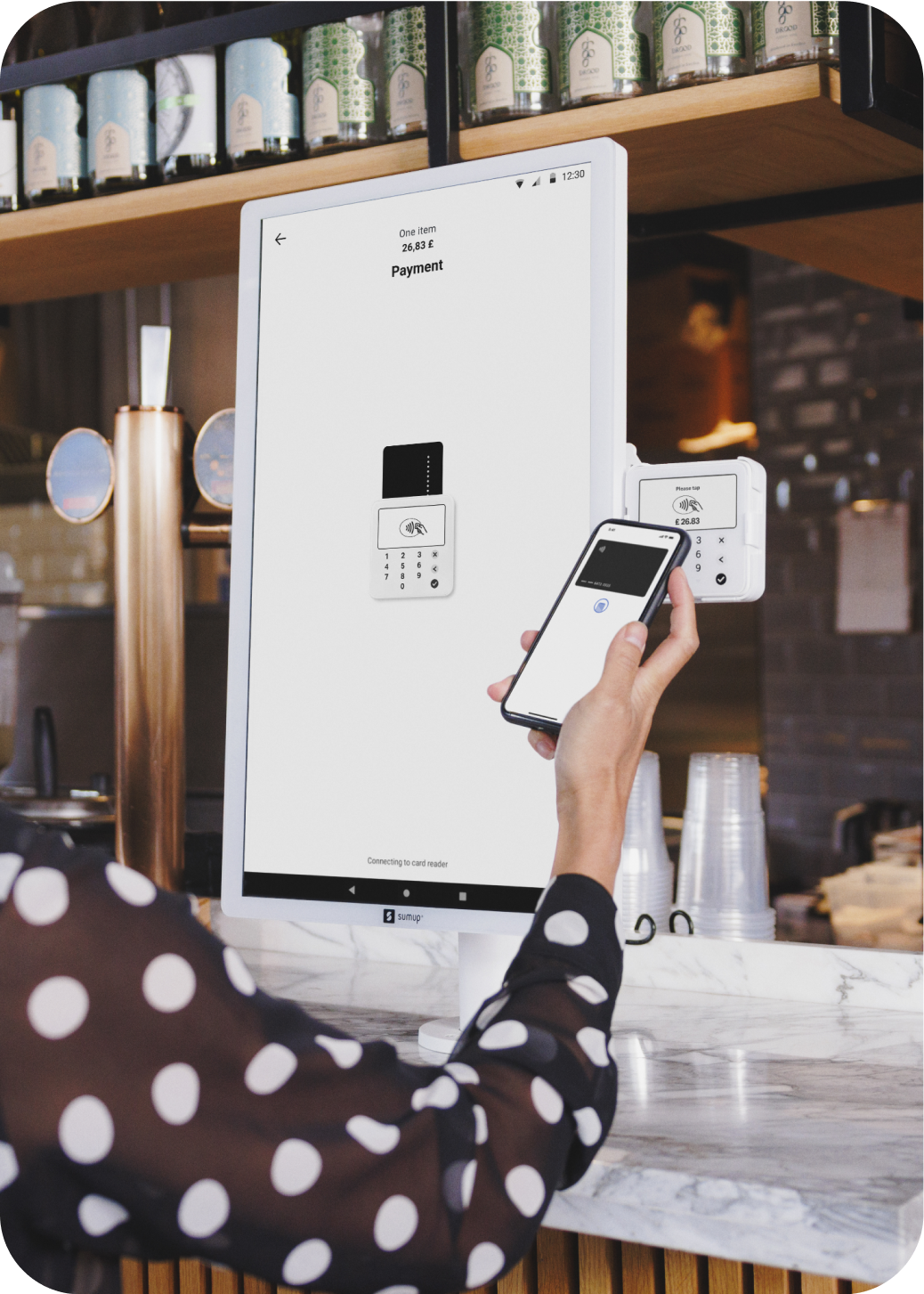 Pros and cons of cashless self-checkouts for your business