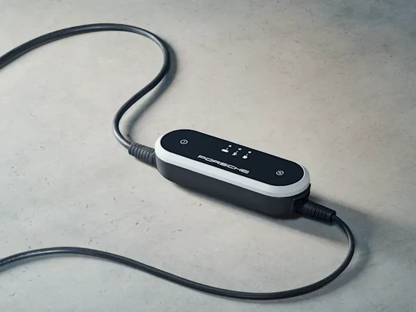 Saiba como utilizar o Porsche Mobile Charger | Ask Porsche