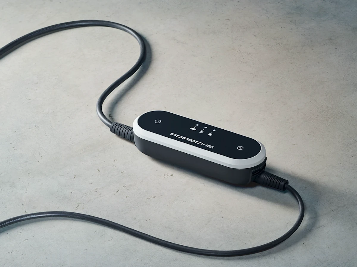 Découvrez comment utiliser le Porsche Mobile Charger | Ask Porsche