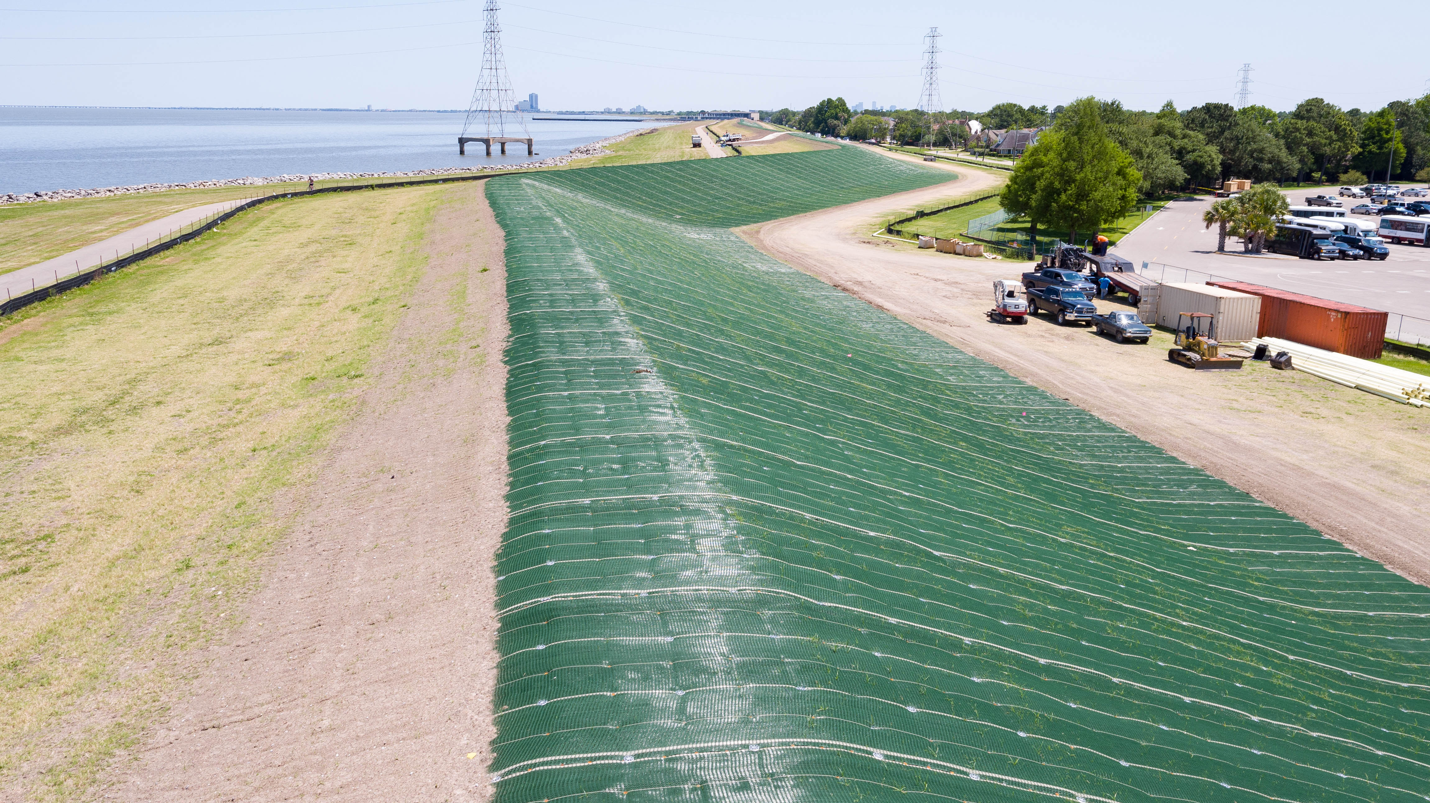 How did resilient flood mitigation protect a levee system? | Solmax