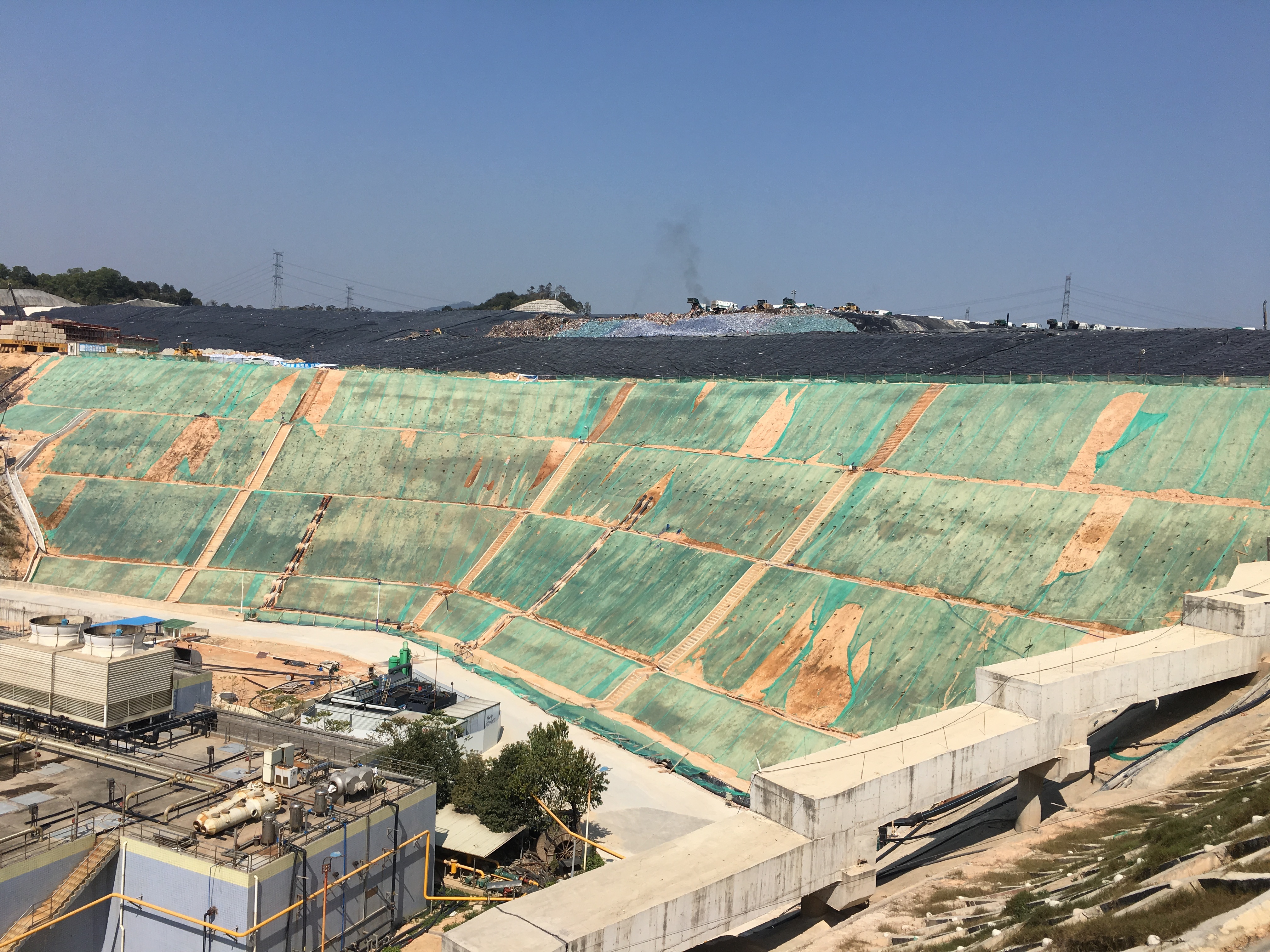 CASE STUDY | Reinforcement solution for Landfill Expansion | Solmax