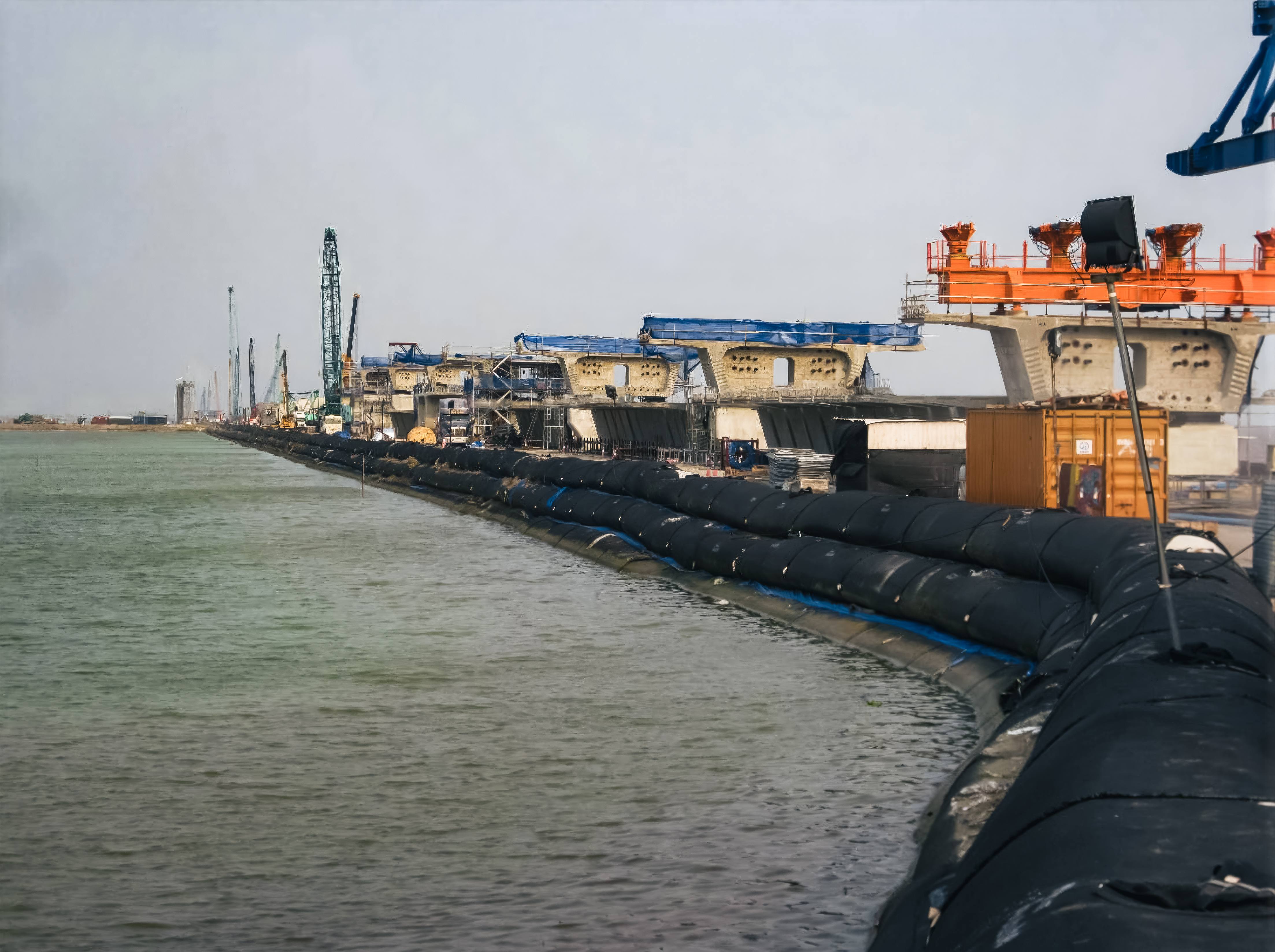 How durable are GEOTUBE units in engineering projects? | Solmax