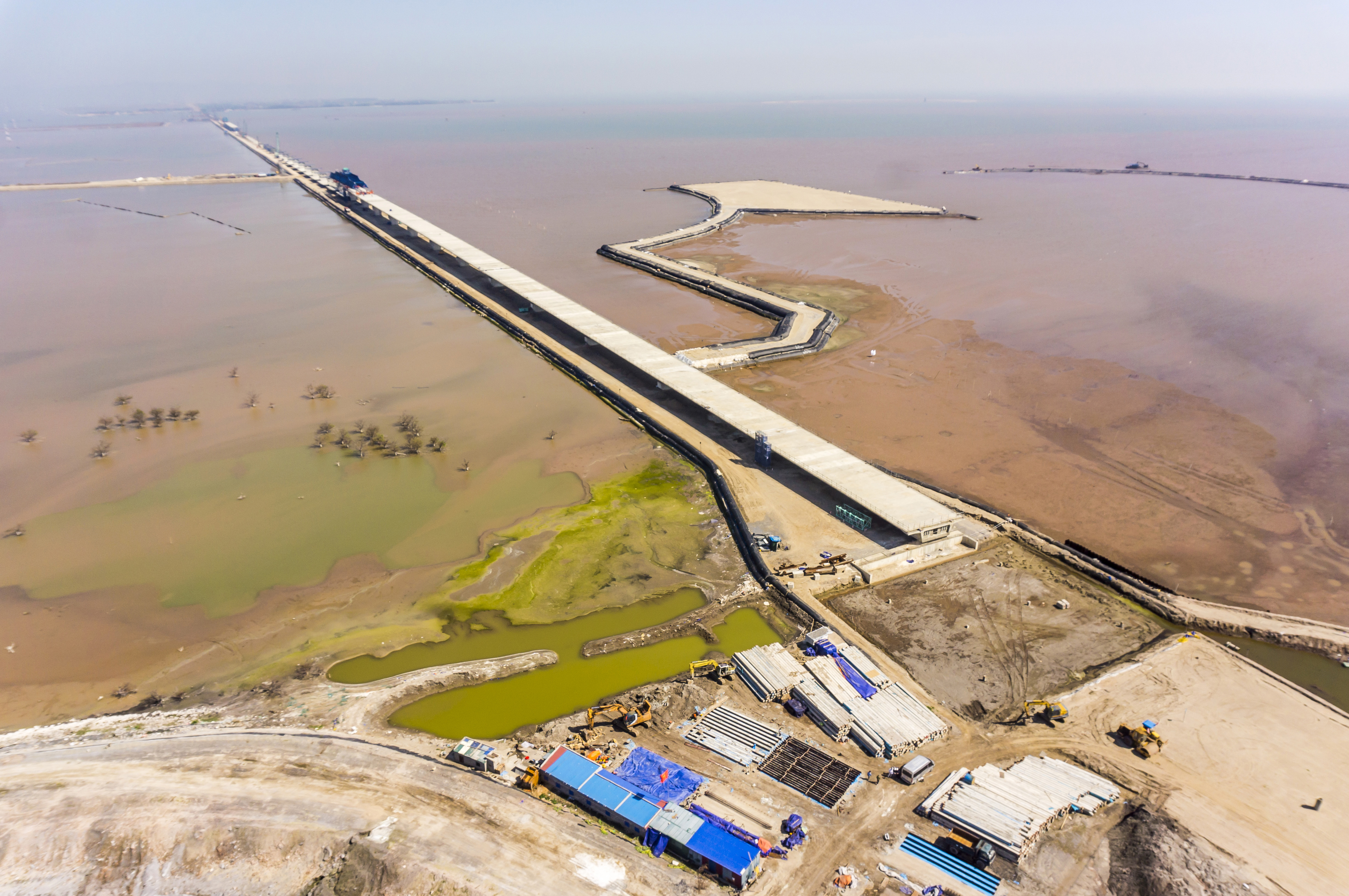 CASE STUDY | Longest sea-crossing bridge with GEOTUBE | Solmax