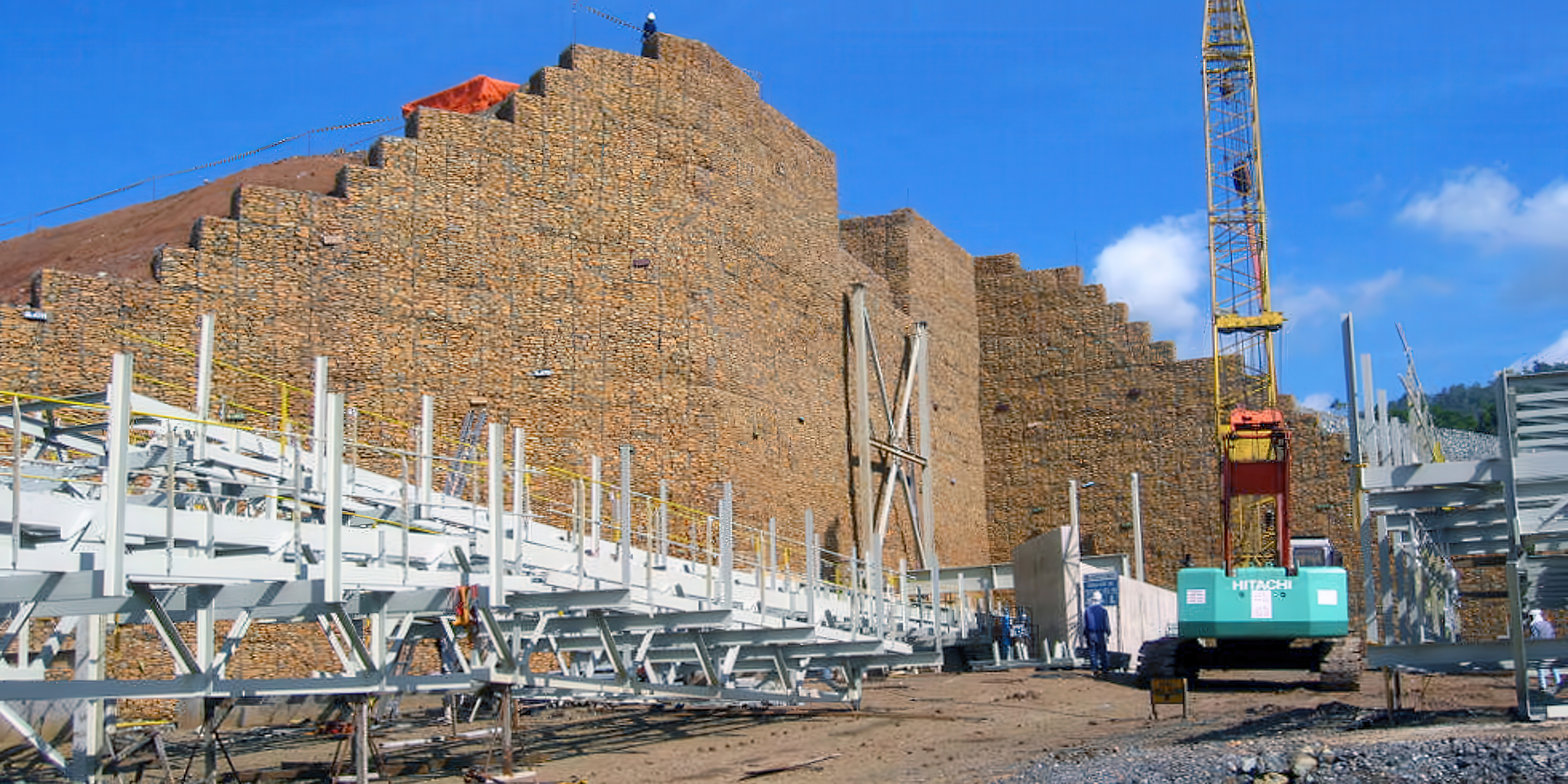 CASE STUDY | Reinforced soil dump wall at Sangatta coal mine | Solmax
