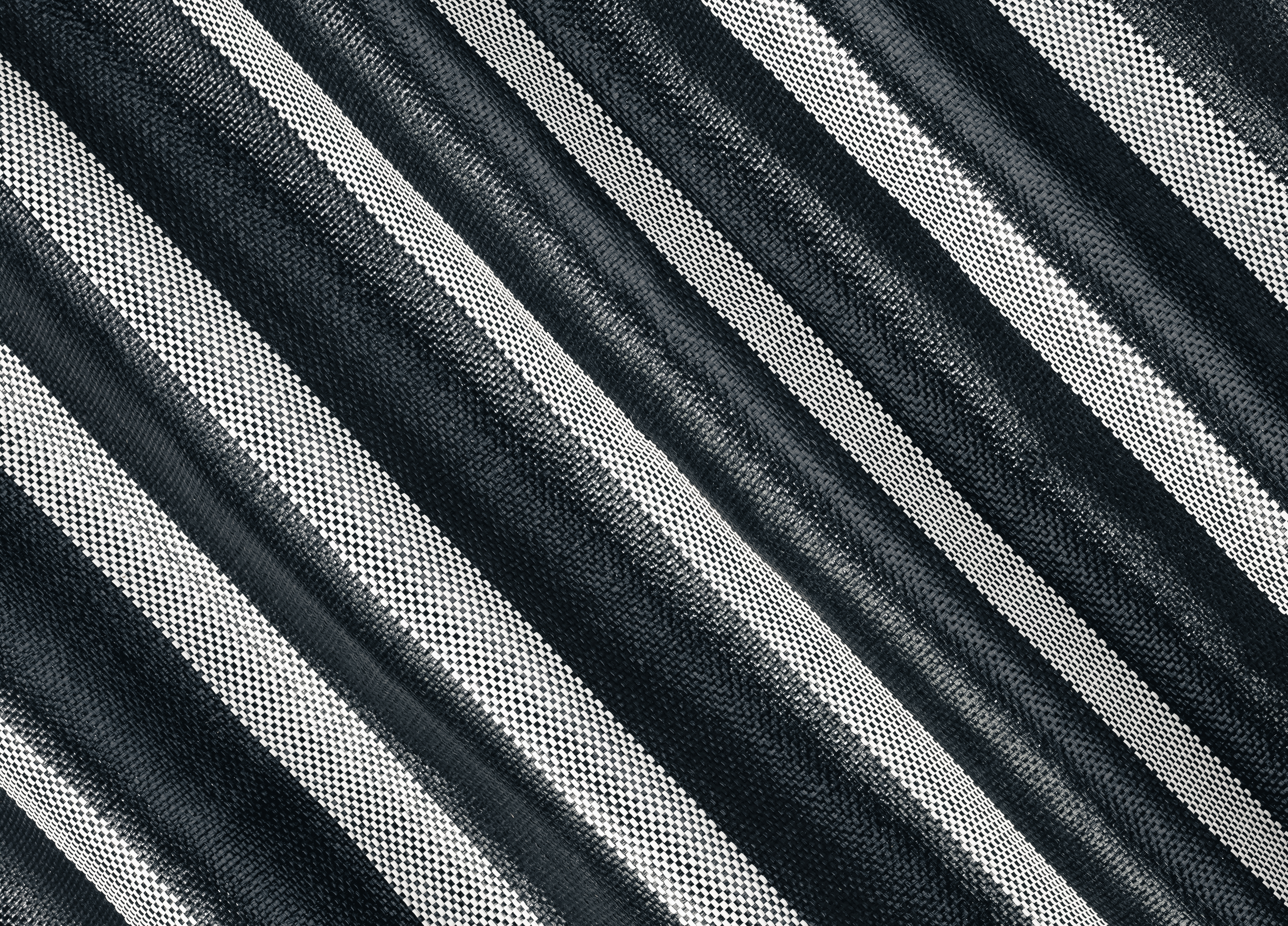 MIRAFI HMi | High-stiffness geotextile for reinforcement | Solmax