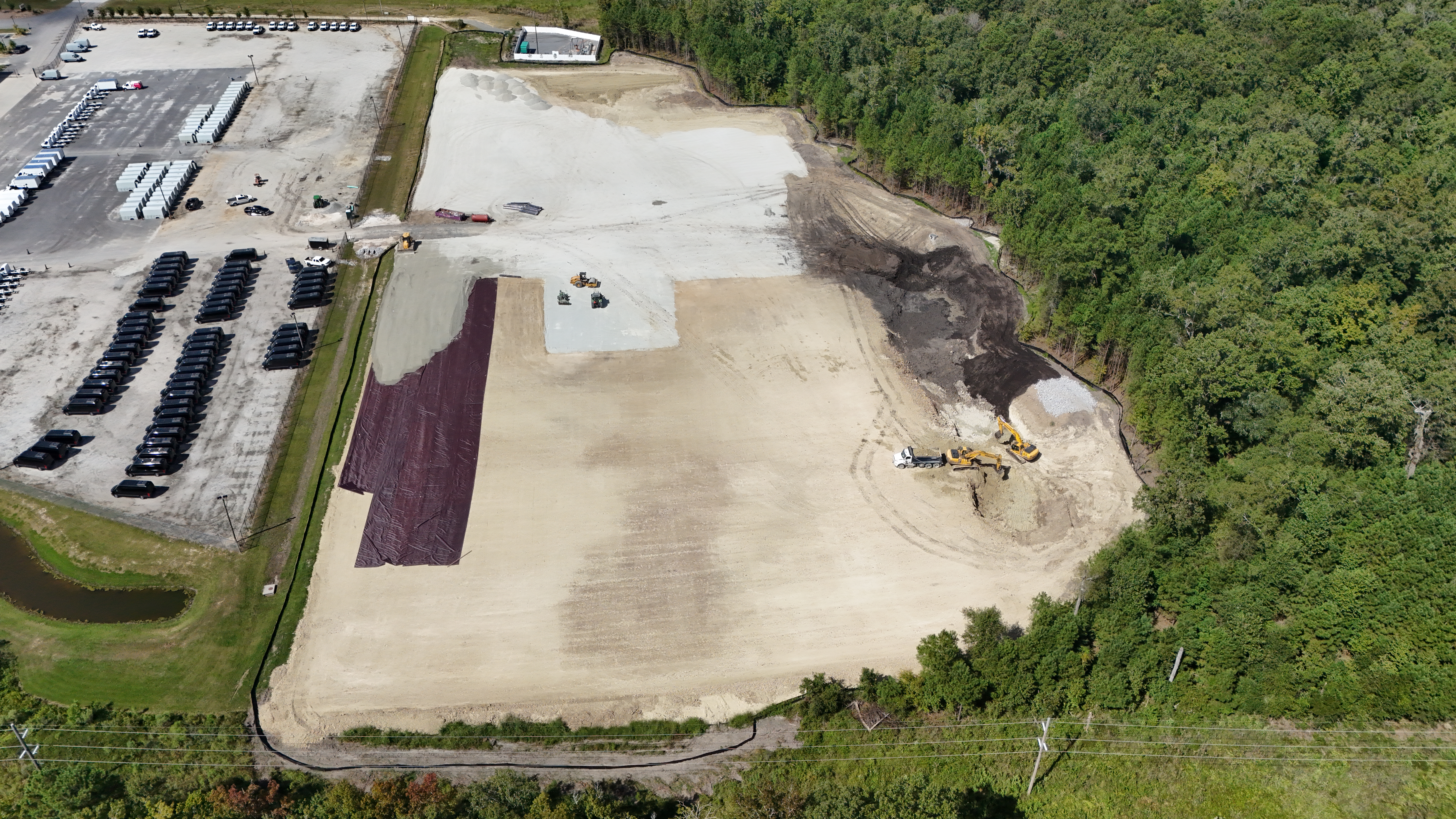 CASE STUDY | Rapid parking stabilization on soft coastal soils | Solmax