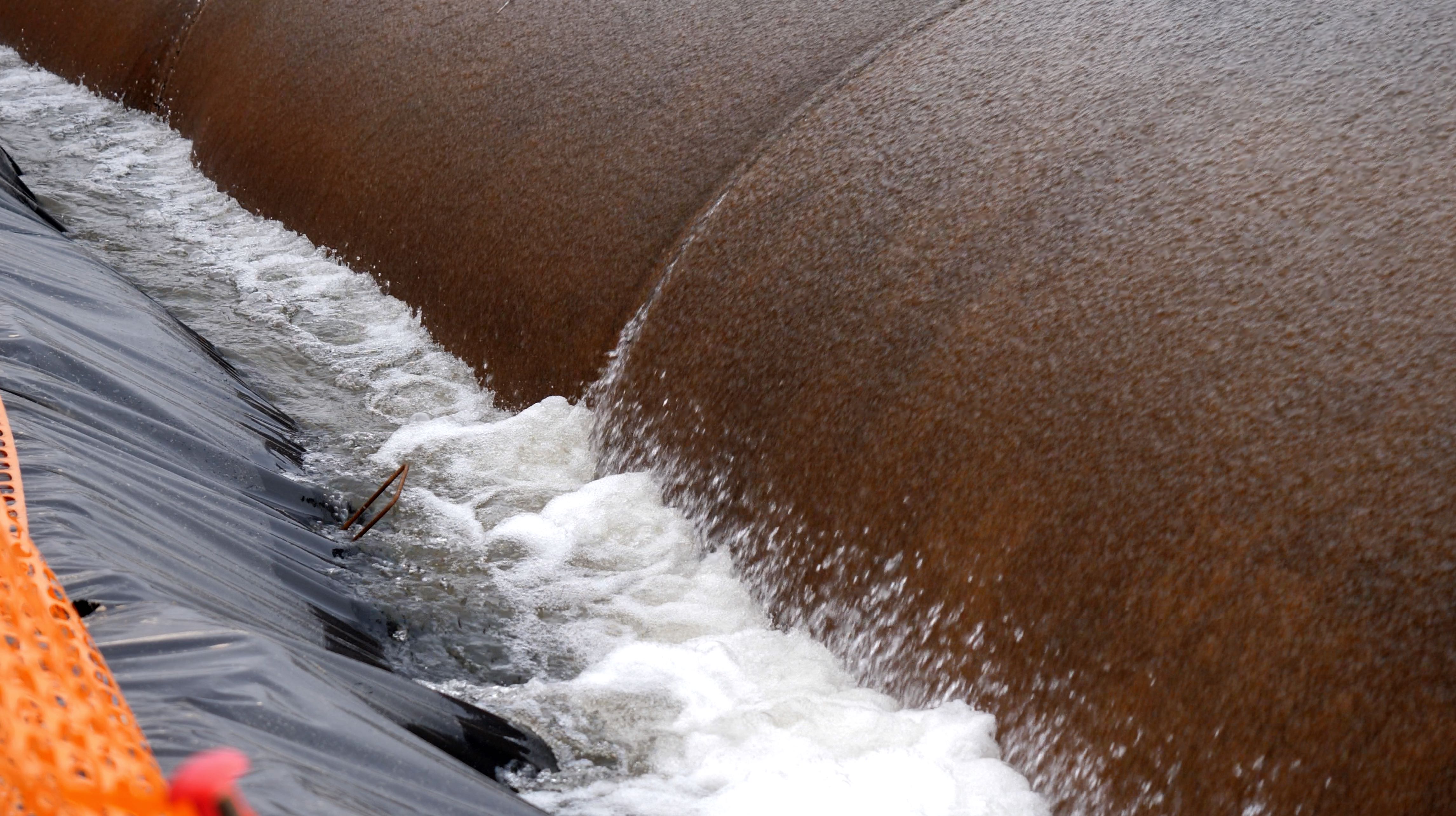 How dry should sludge dewatering be to optimize efficiency? | Solmax