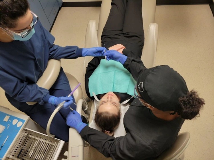 The Single-handed Transfer - The Concepts of Four-handed Dentistry ...