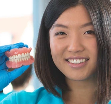 Pangangalaga sa Pustiso - Denture Care - Tagalog | Dentalcare