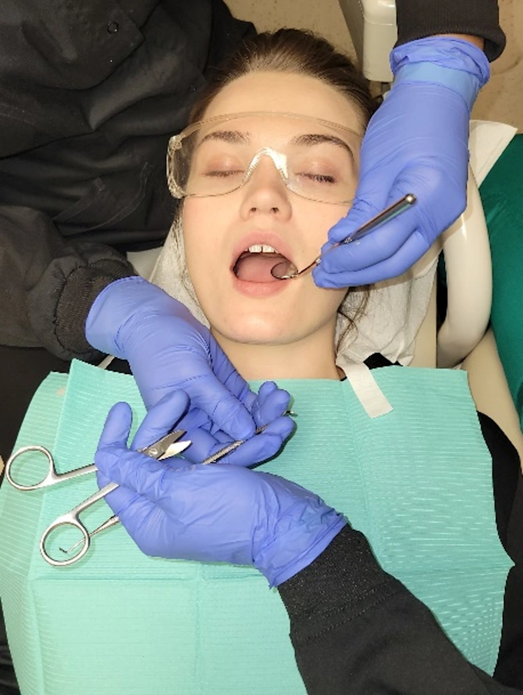 Delivery of Scissors or Hinged Instruments - The Concepts of Four ...