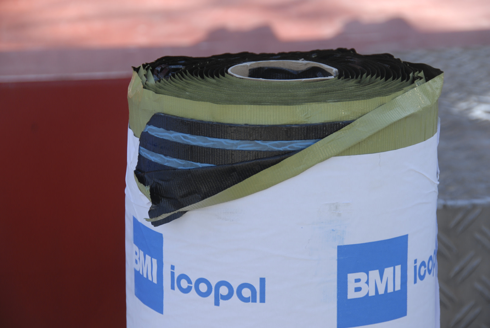 Icopal Universal Pro, placé en un temps record. Découvrez la gamme ...