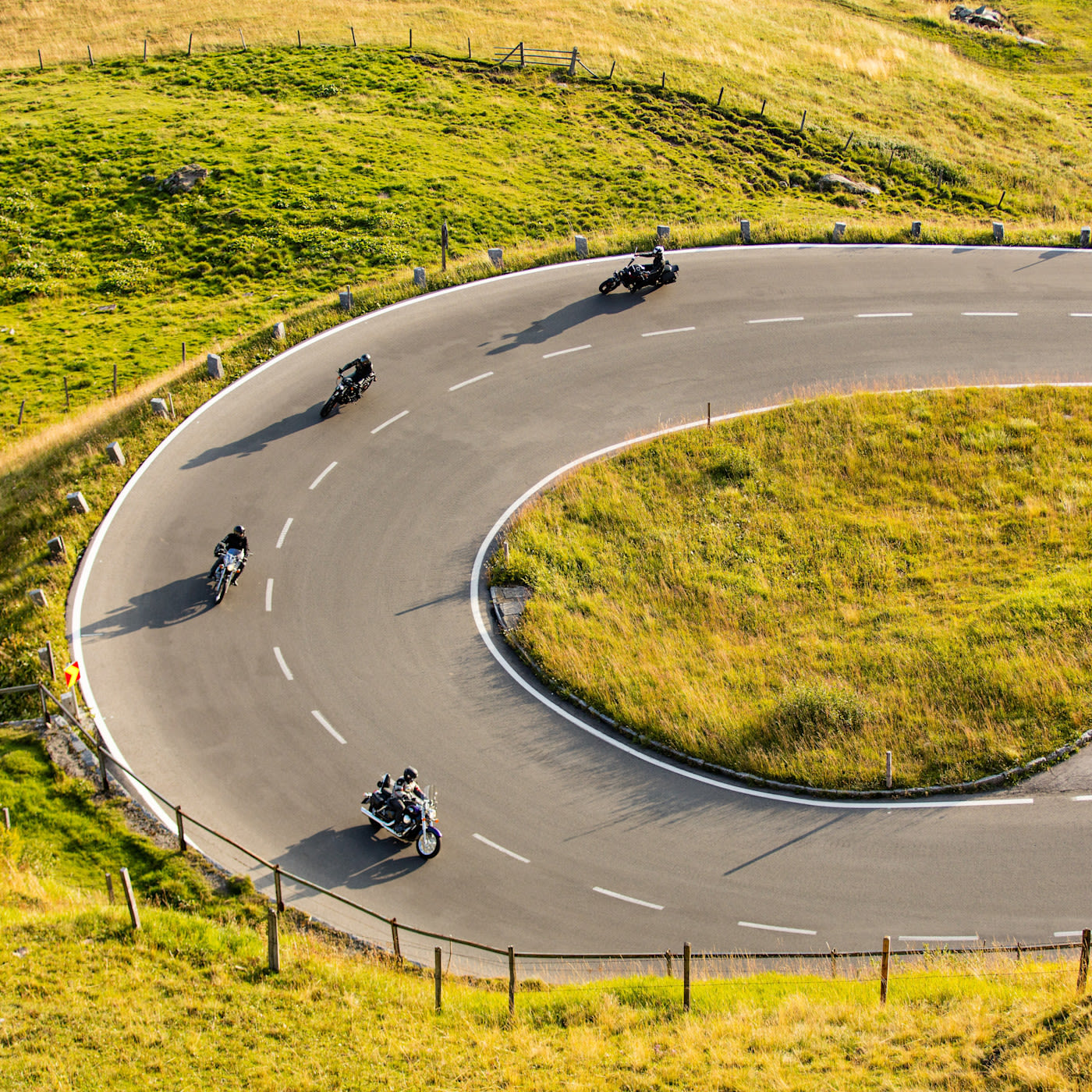 Motorrad-Gruppenausfahrten: 10 Tipps für Sicherheit und Fahrspaß ...