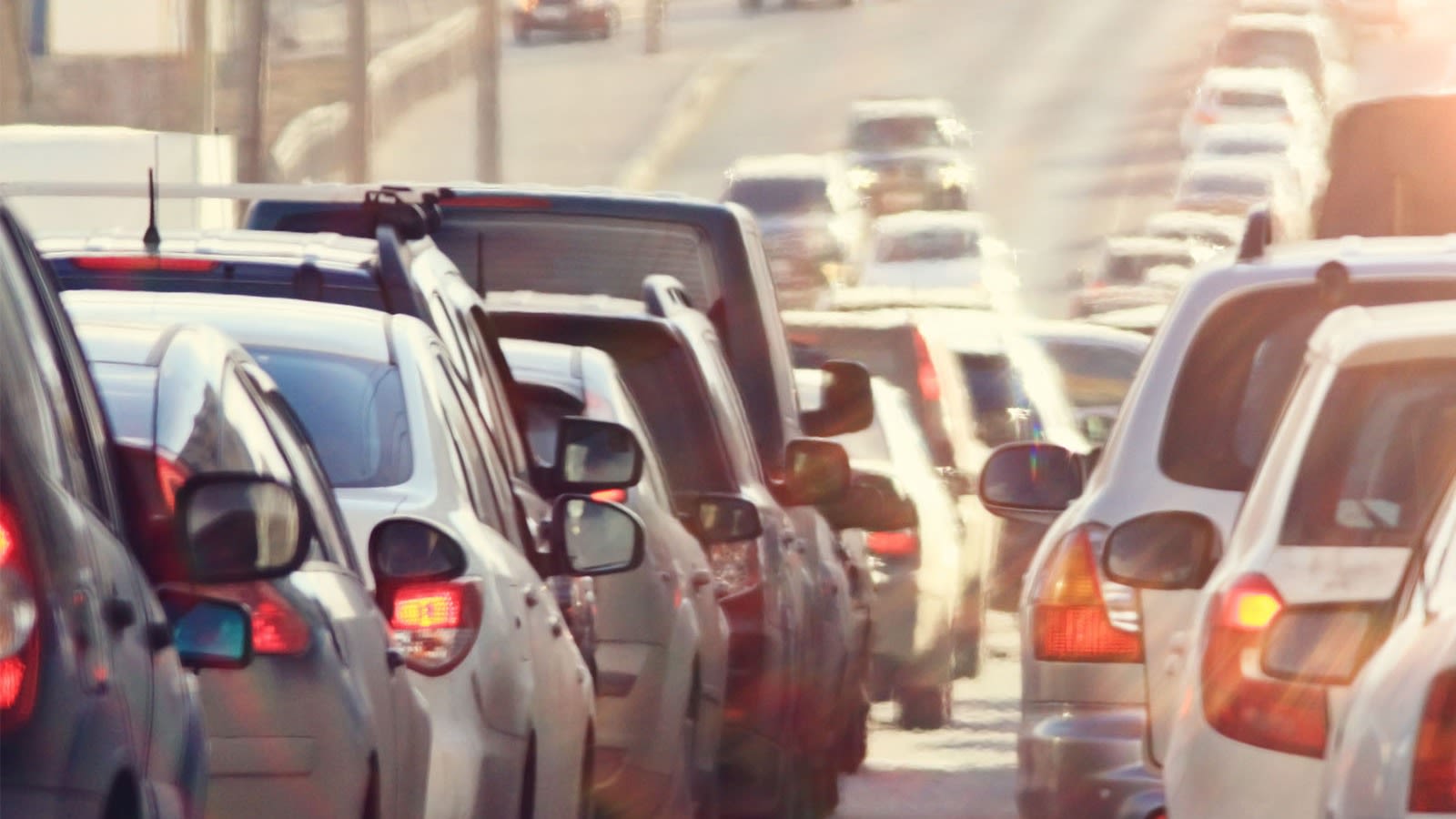 Stau auf der Autobahn: Riskanter Stillstand | Runter vom Gas