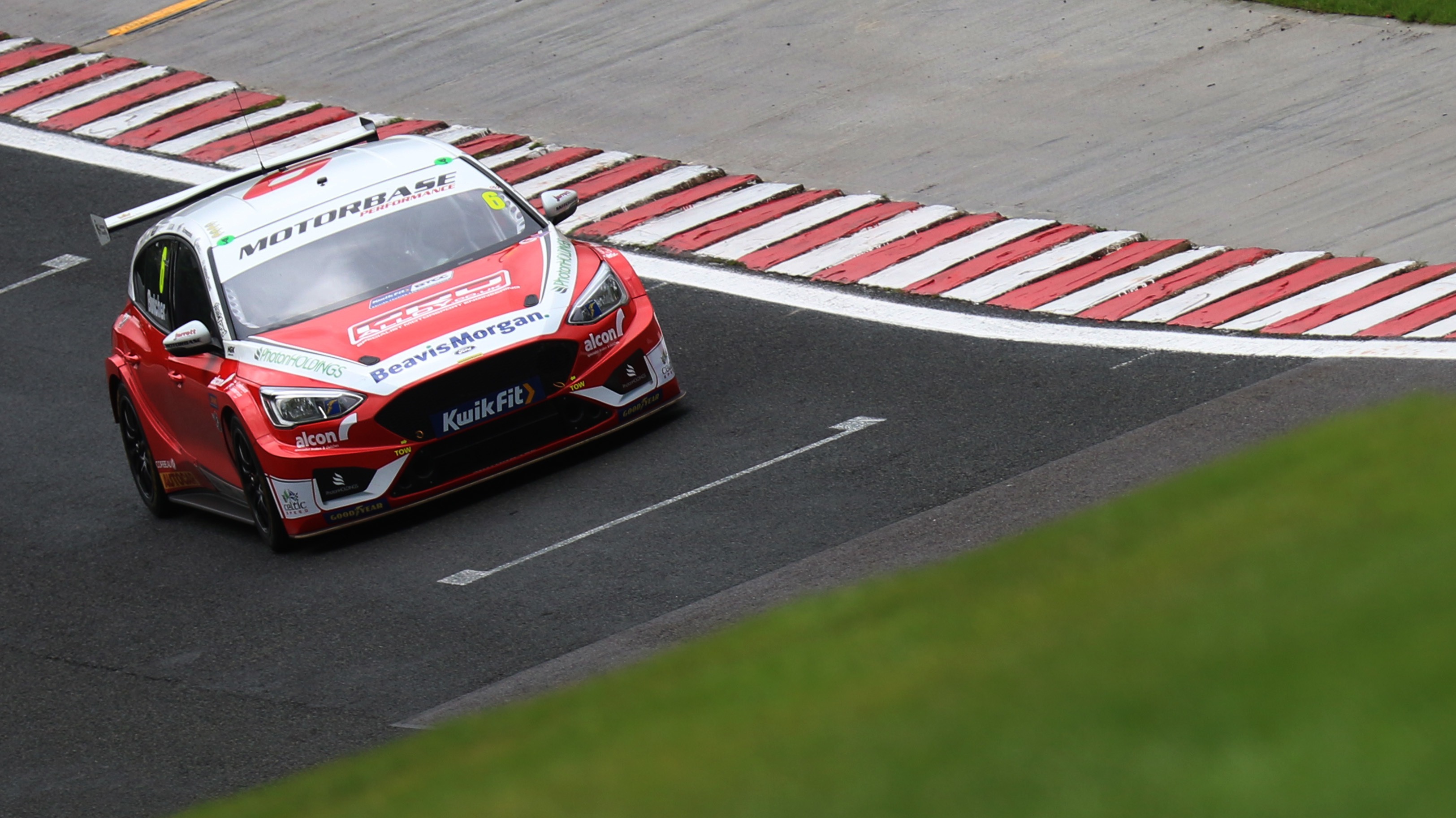 Butcher scores second successive pole | British Touring Car Championship