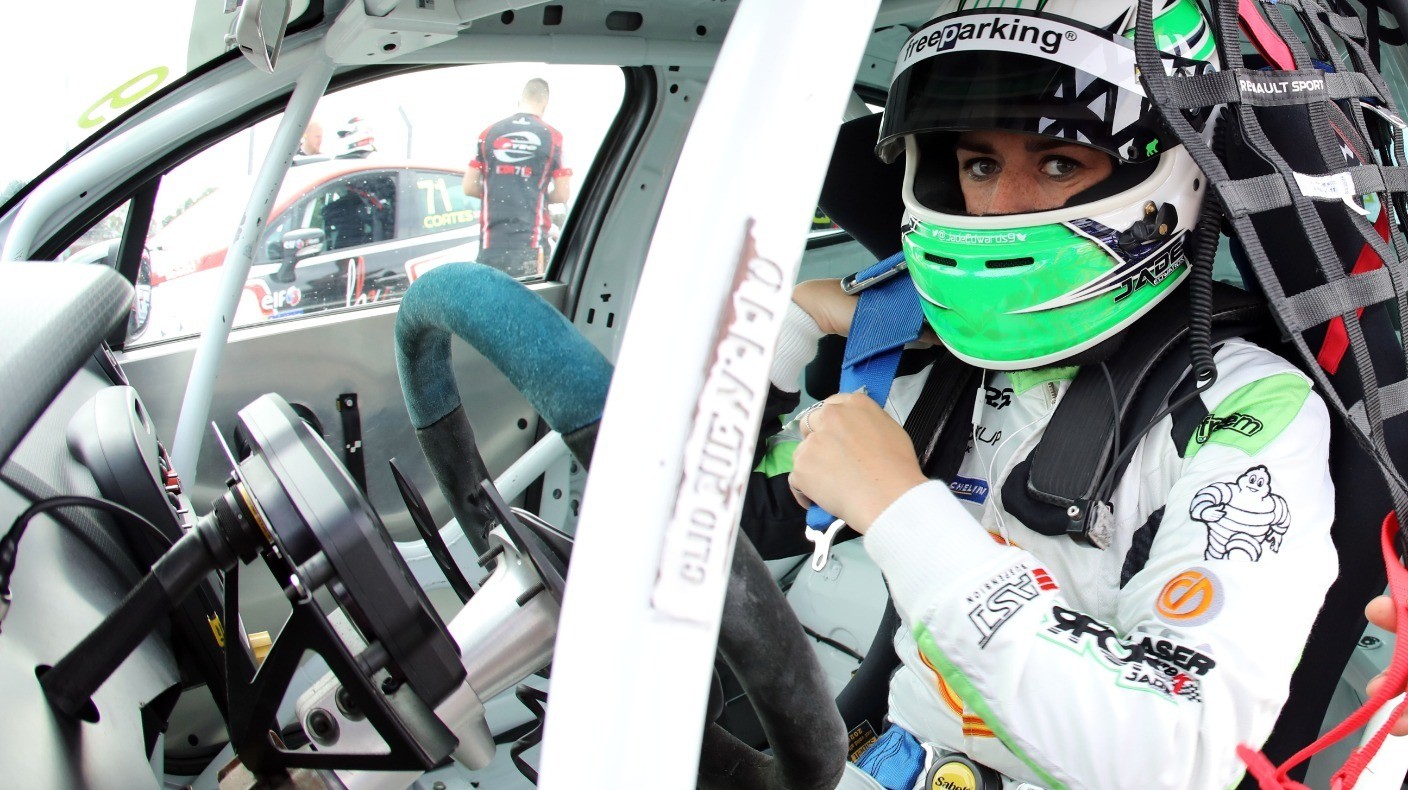 Jade Edwards returns to Renault Clio Cup | British Touring Car Championship