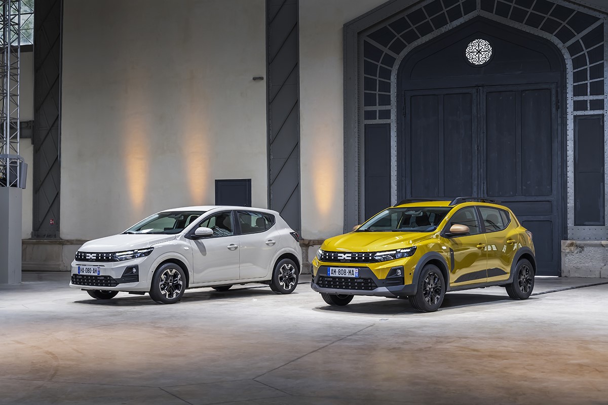 Dacia Sandero facelift gaat aan de hybride - AutoScout24