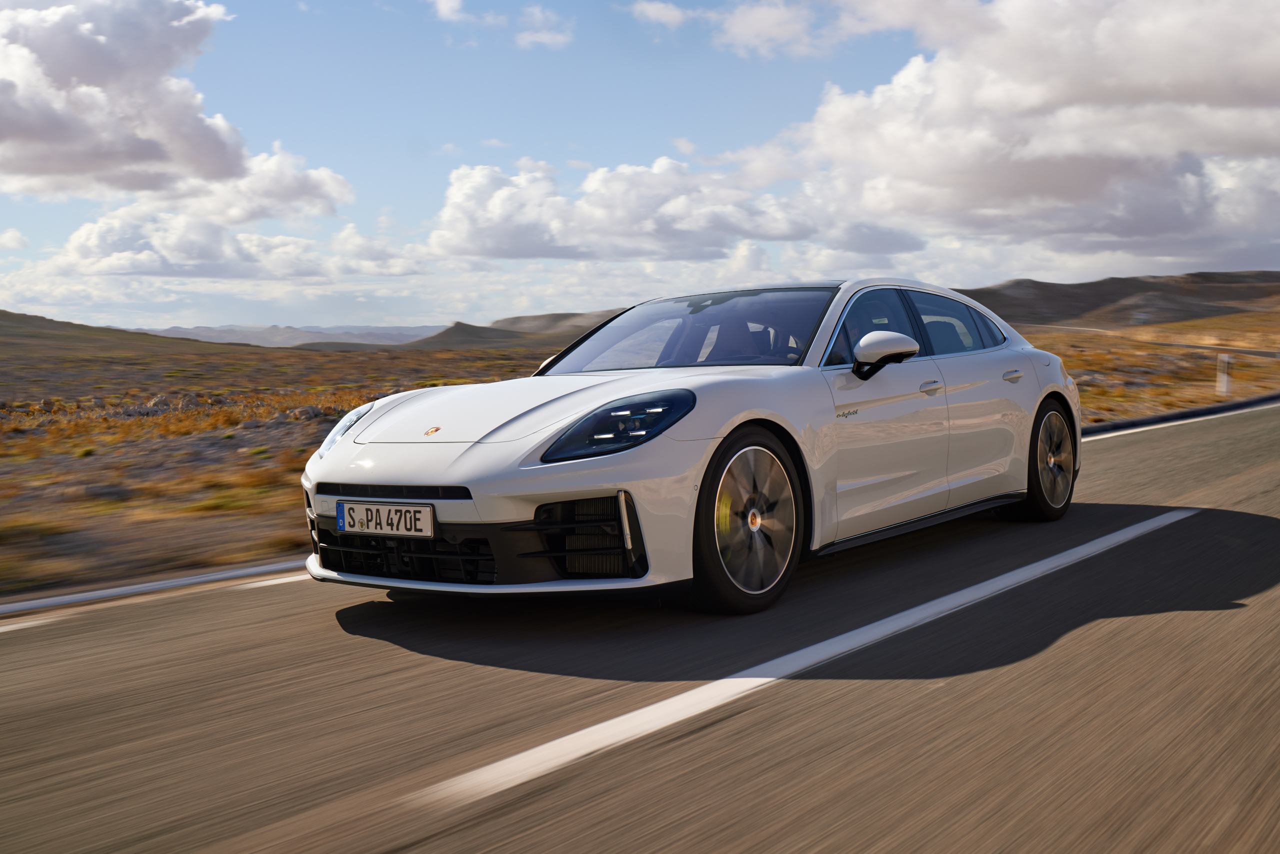 Porsche Panamera PHEV nu ook voor mensen die het minder breed hebben ...
