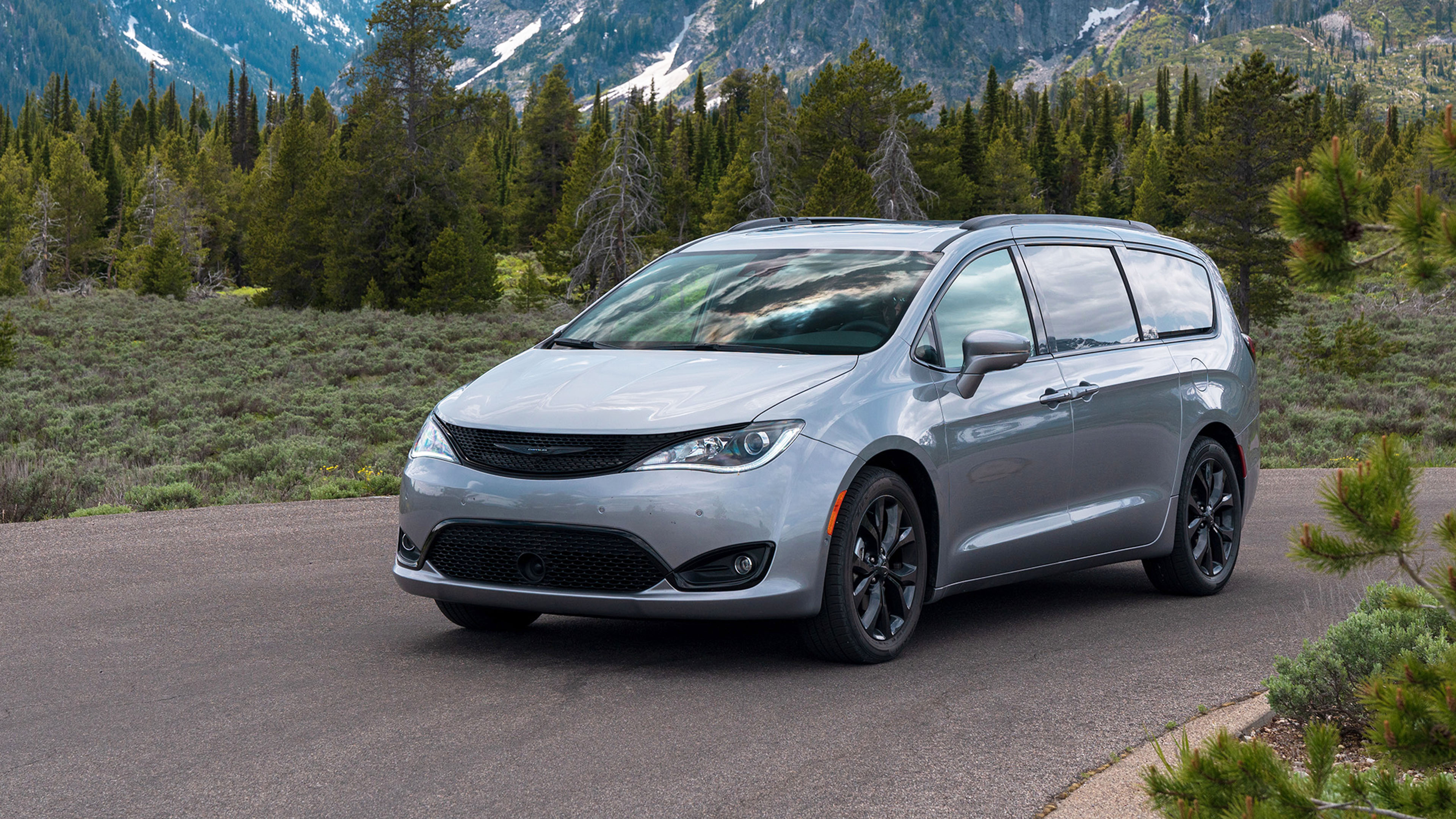Best Minivan: Chrysler Pacifica - AutoTrader.ca