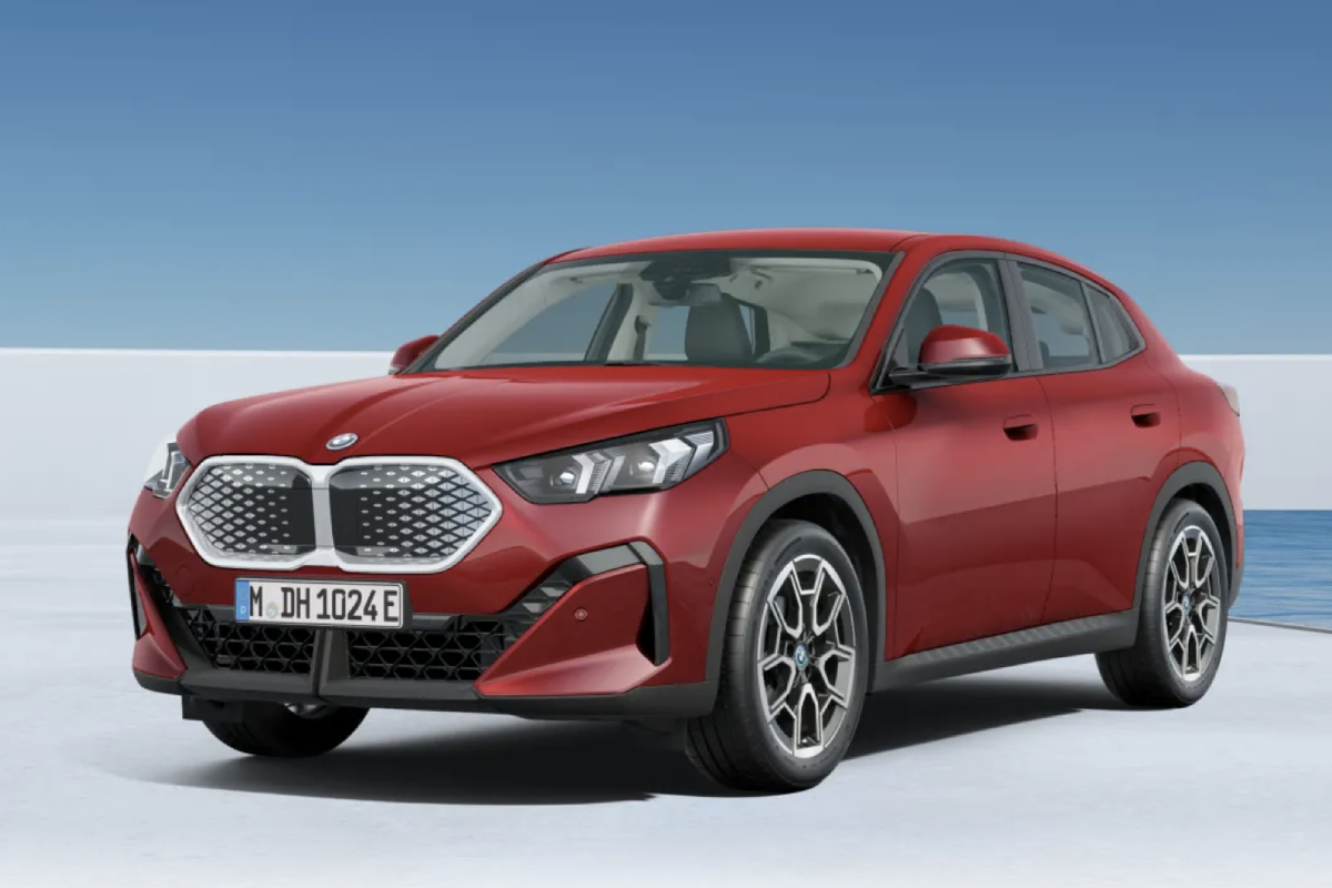 BMW iX2 krijgt nieuwe instapversie: eDrive20 (2024) - AutoScout24