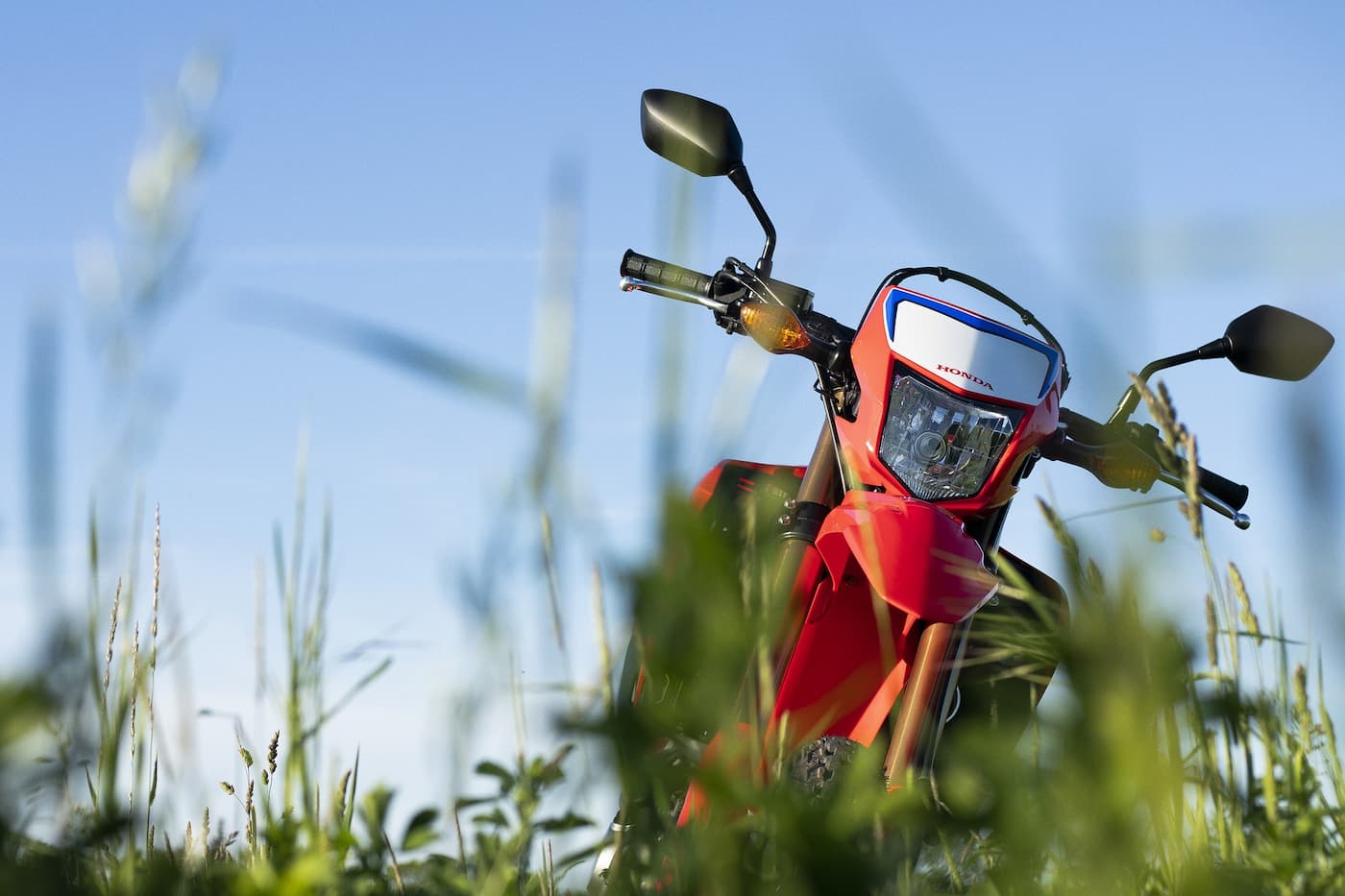 Hoe vervang ik remblokken van een motorfiets - AutoScout24