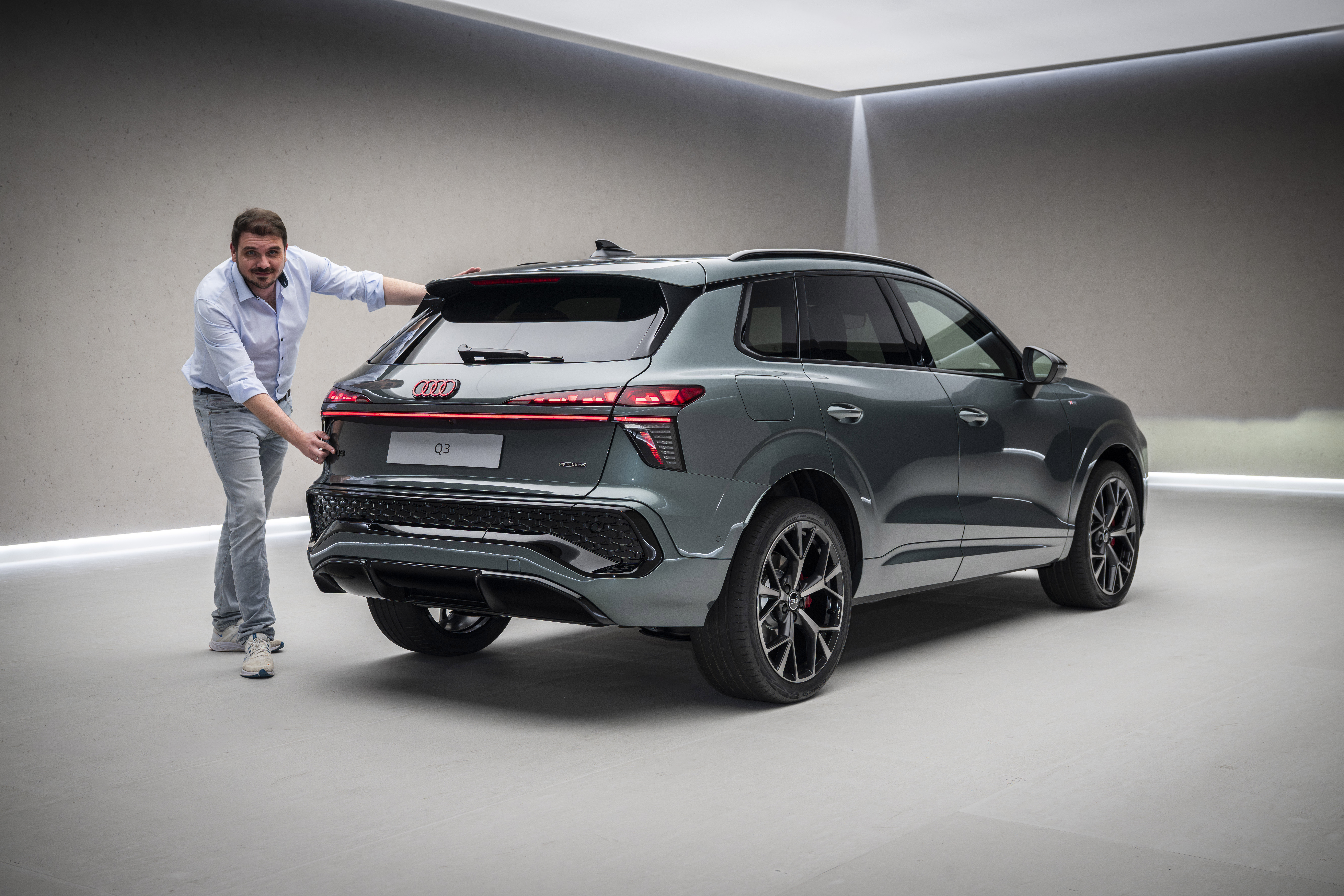 Audi Q3 (2025): Prima prova statica nel nuovo SUV compatto - AutoScout24