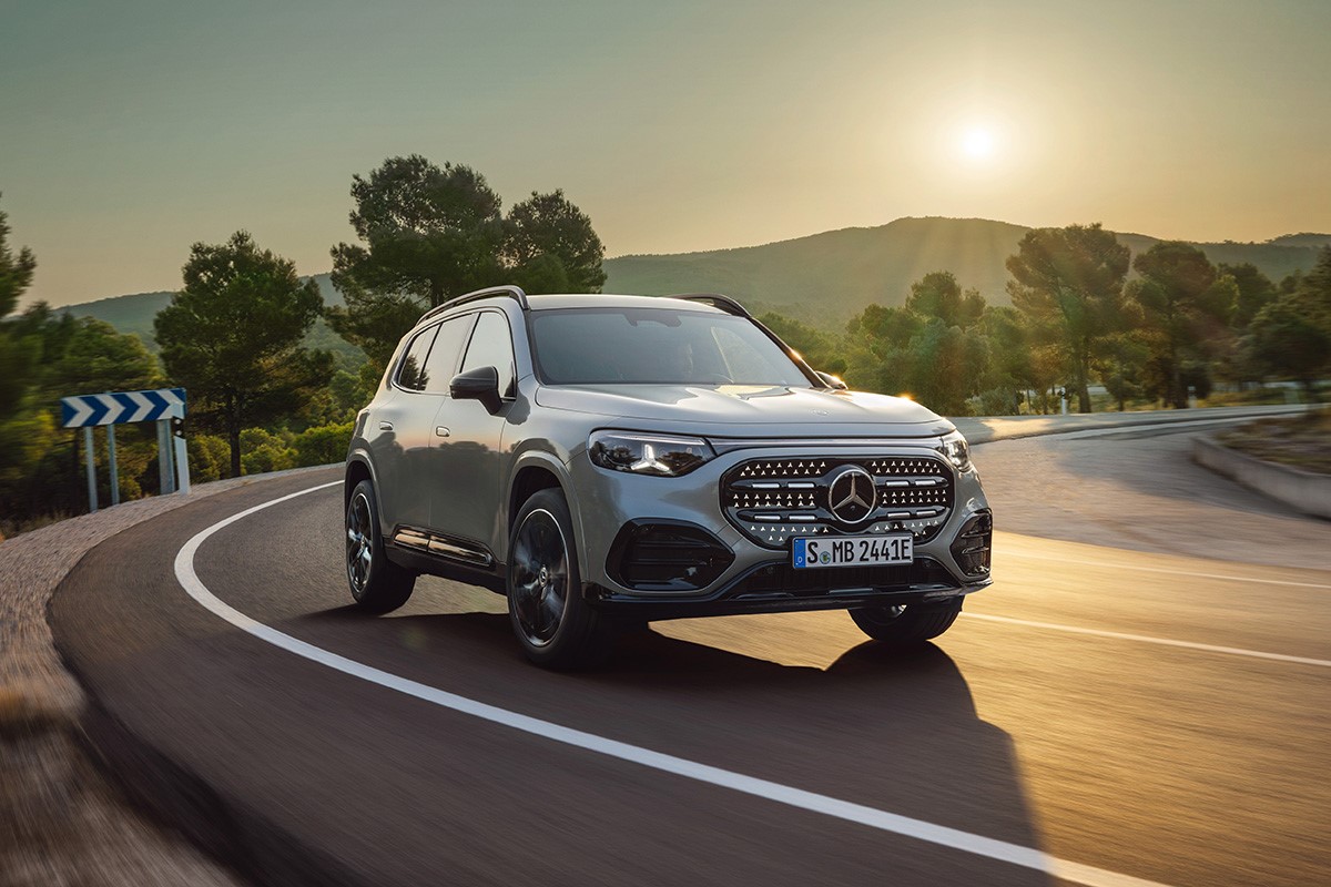 Le Mercedes EQB devient…GLB ! (2025) - AutoScout24