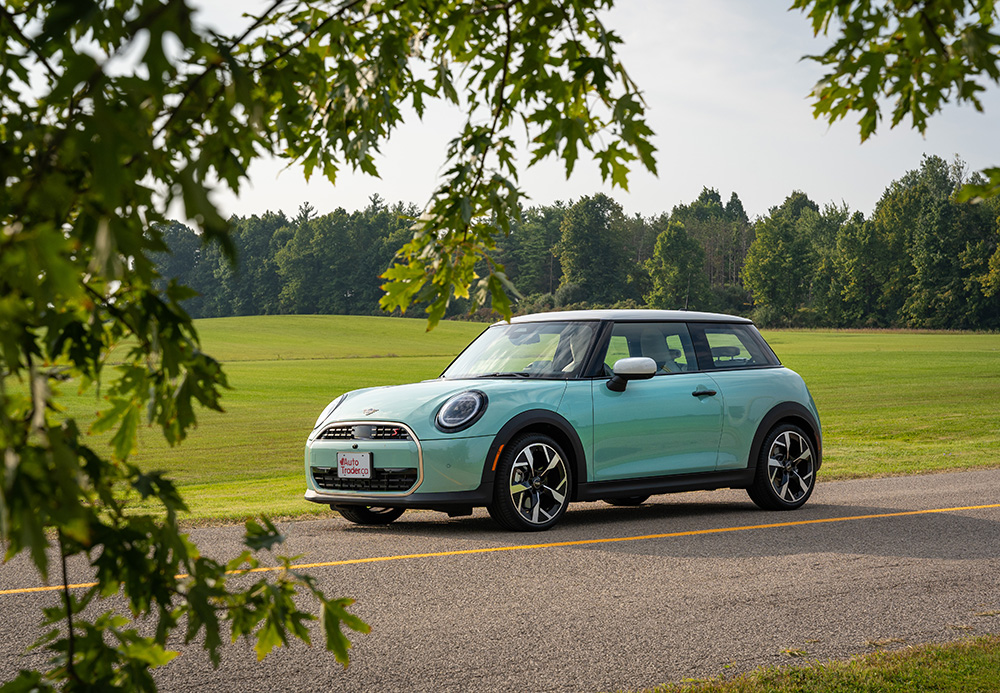 2025 Mini Cooper S Review - AutoTrader.ca