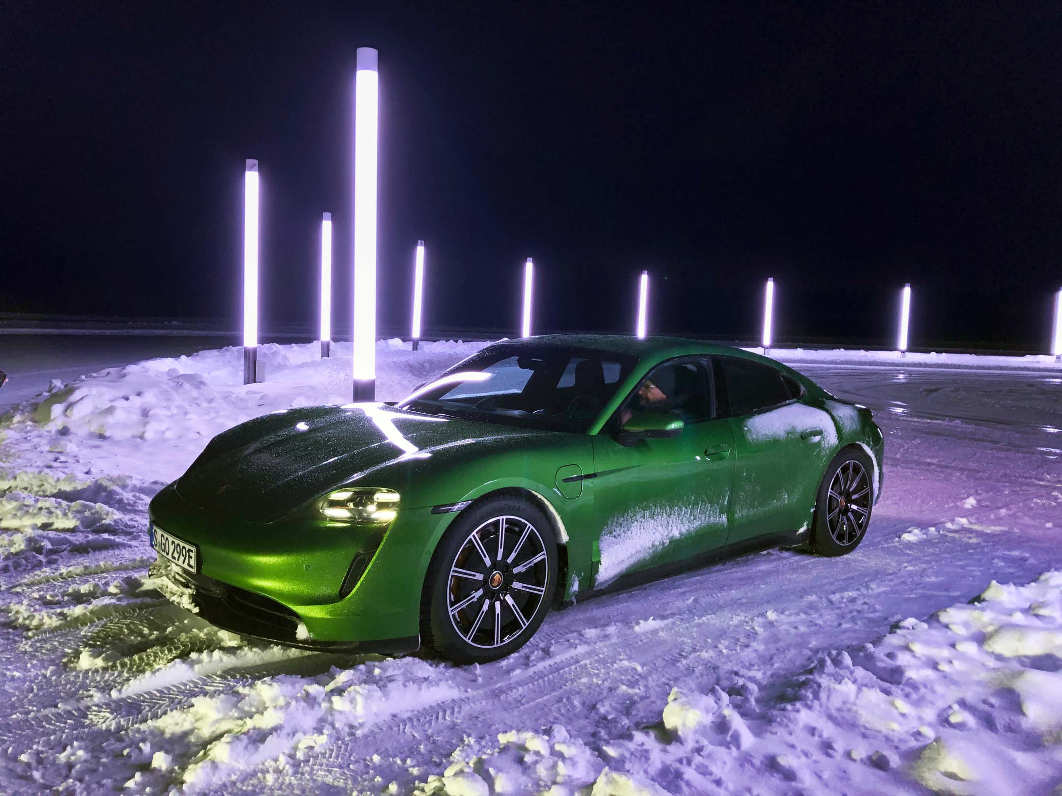 2020 Porsche Taycan 4S Review - AutoTrader.ca