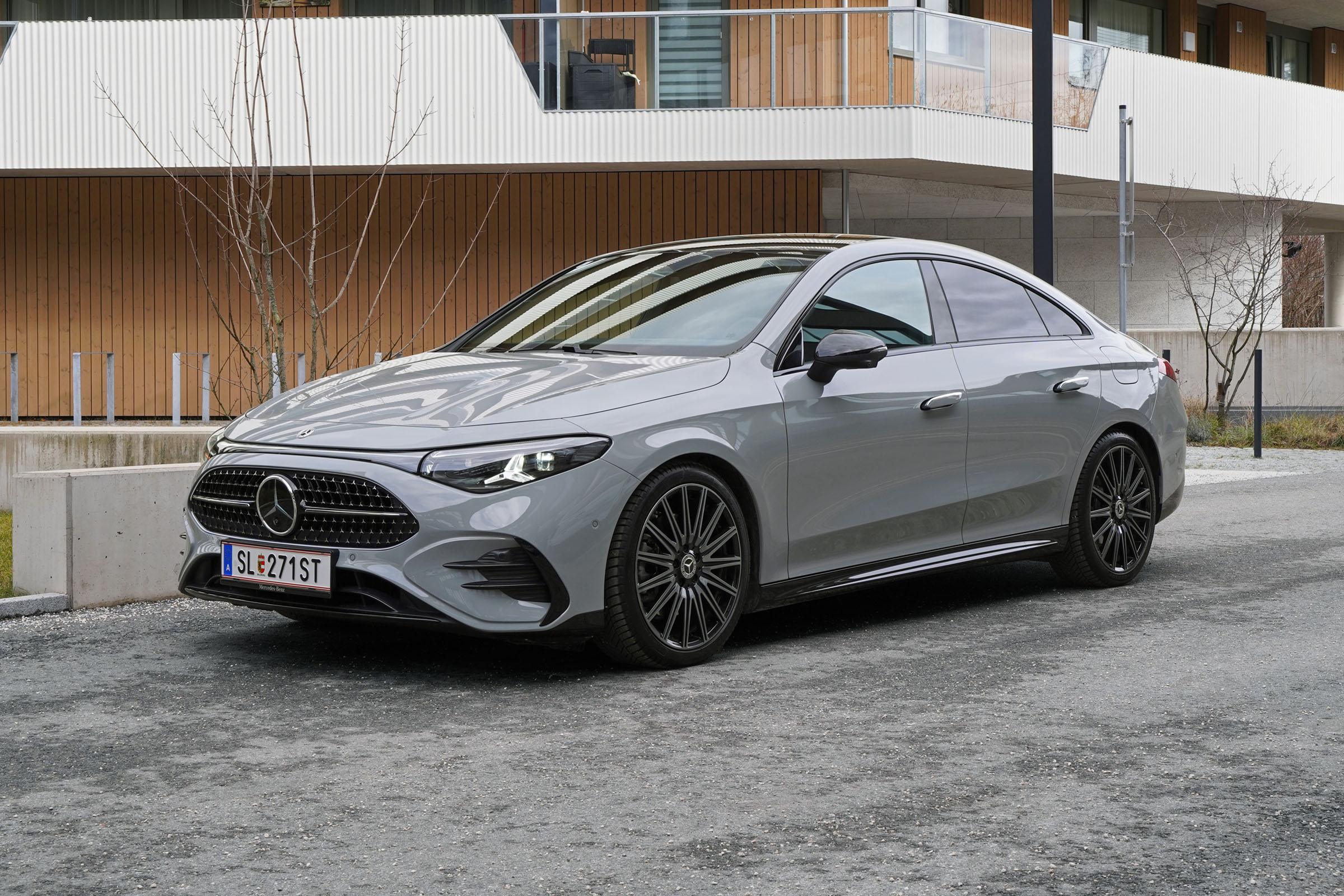 Mercedes-Benz CLA 200 4Matic (2026) im Test: Hybrid mit Eigenheiten ...