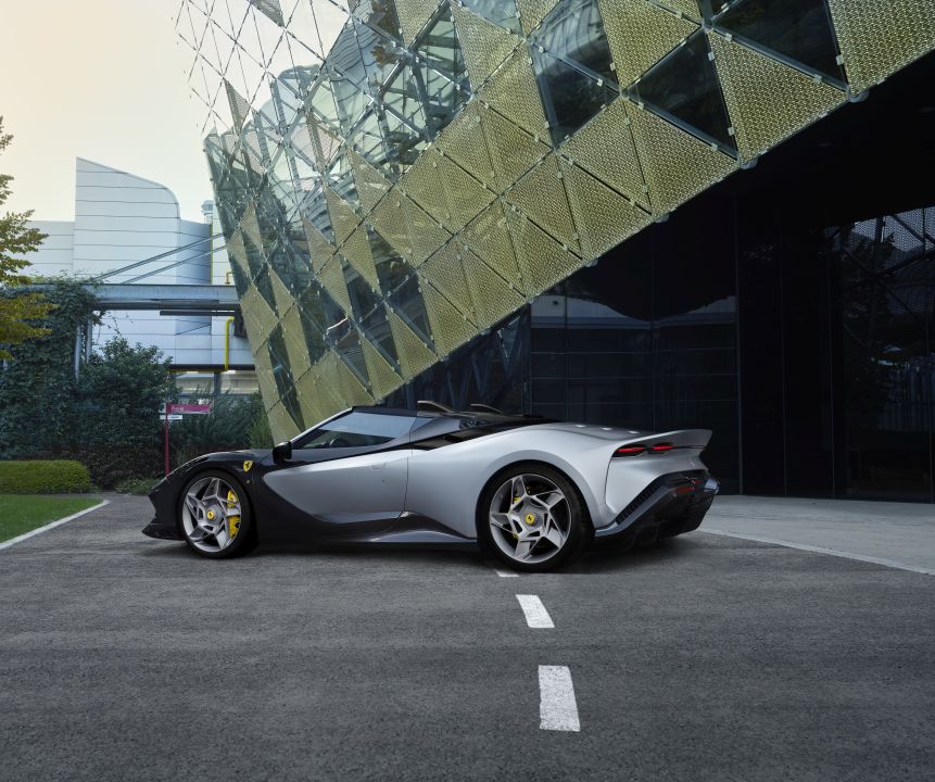 SP-8, fa il suo debutto una nuova Ferrari One-Off - AutoScout24