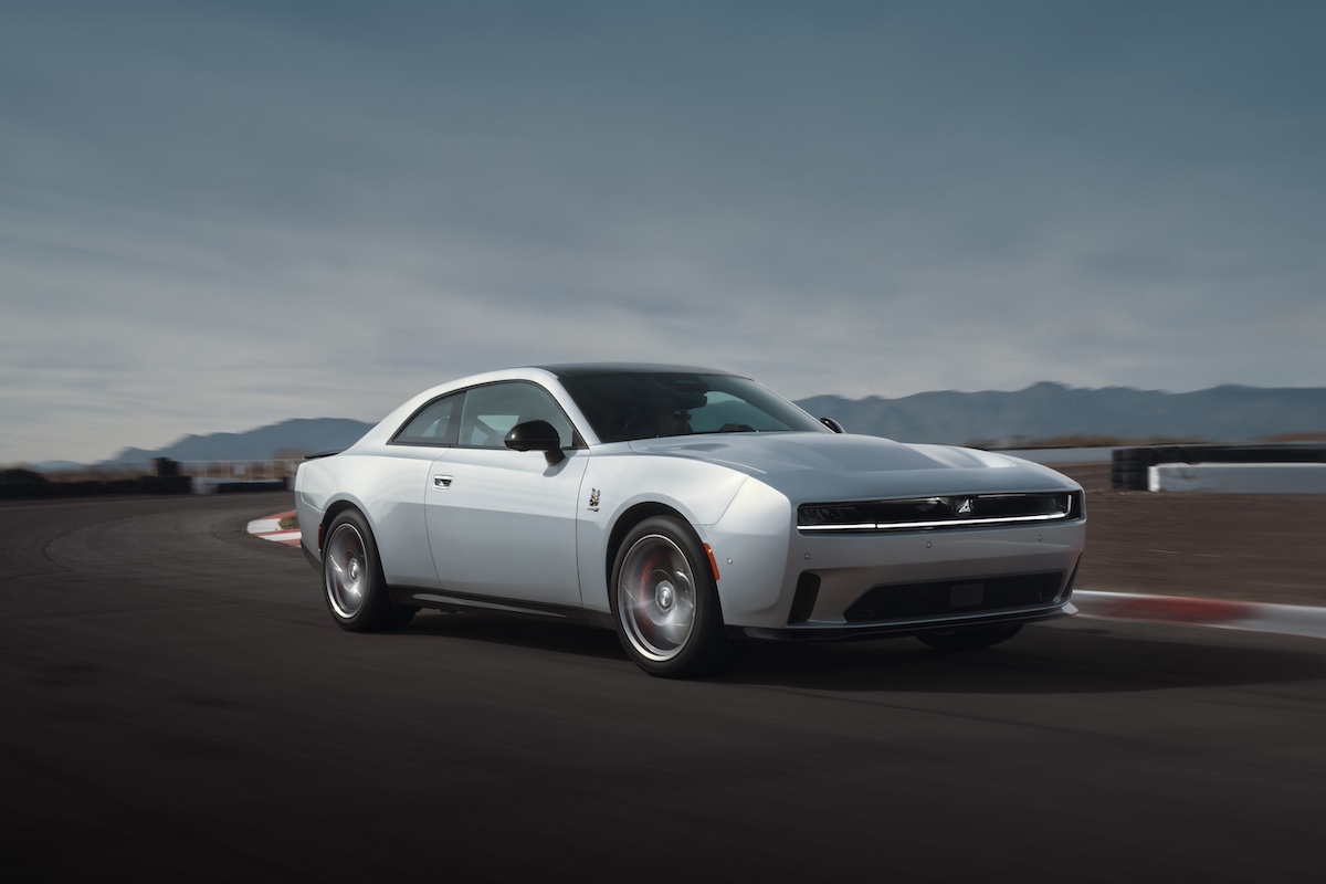 Faites place, Mustang : la Dodge Charger débarque en Europe en 2025 ...