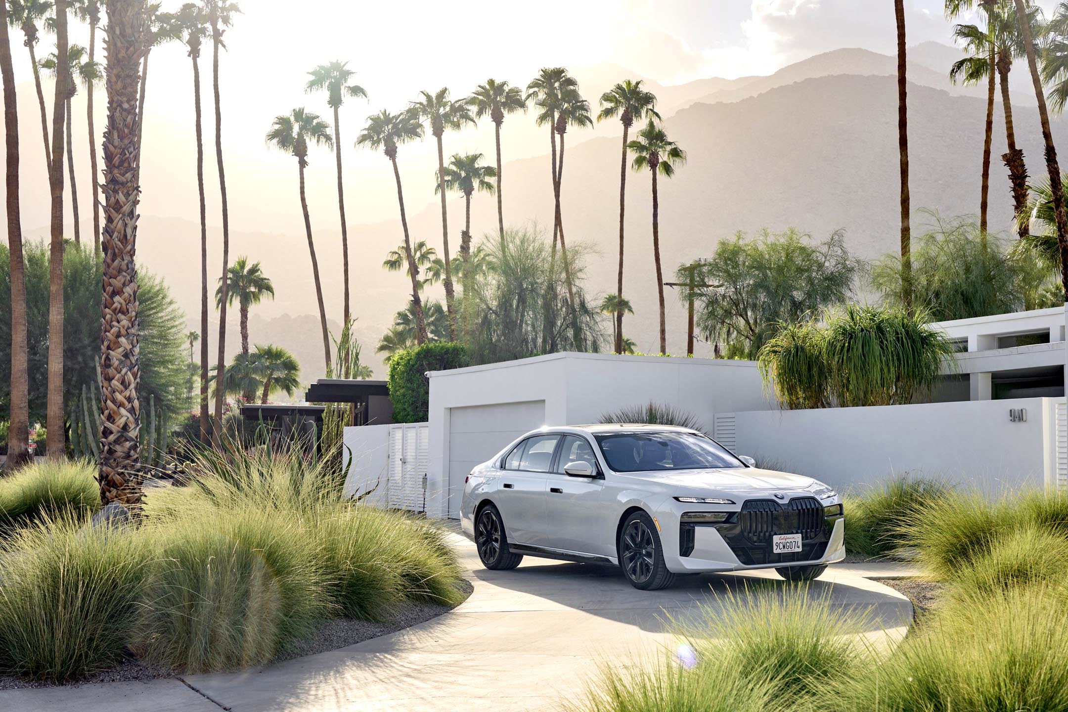 5 Best Features in the 2024 BMW 7 Series - AutoTrader.ca