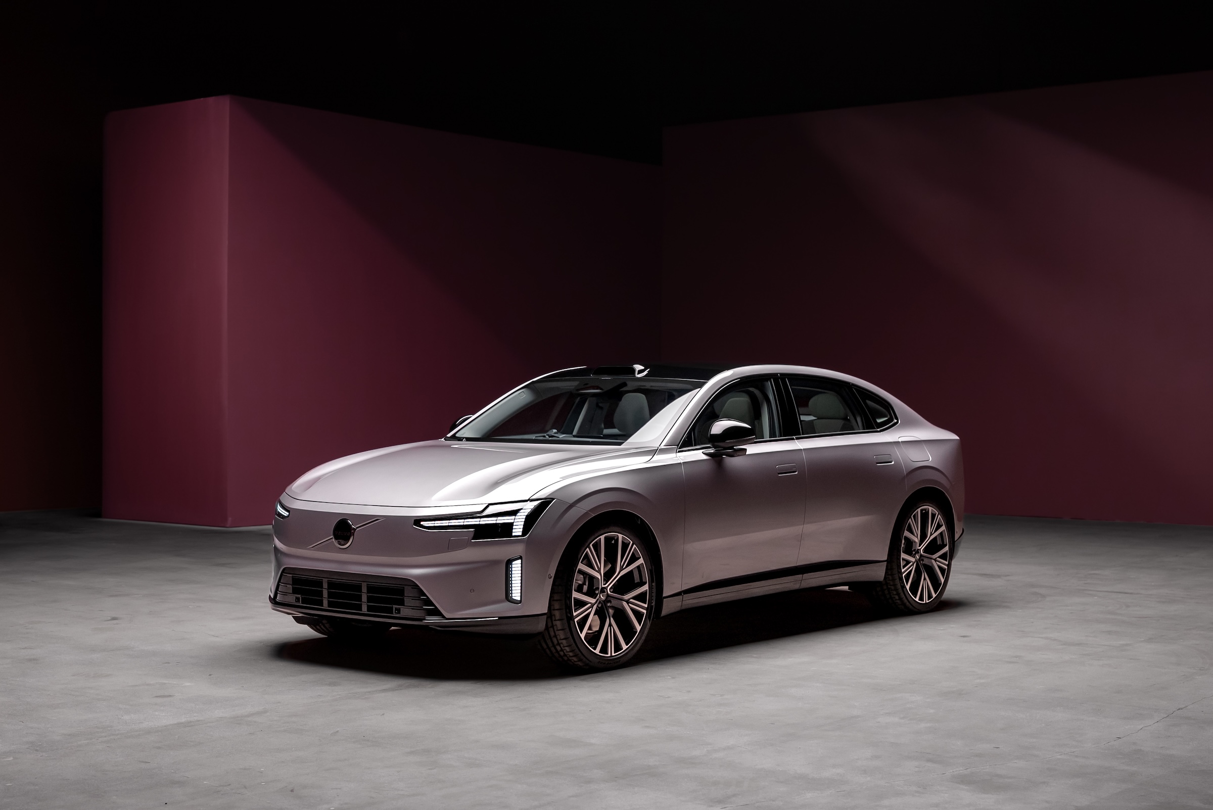 Volvo ES90 : la limousine de luxe suédoise électrique (2025) - AutoScout24
