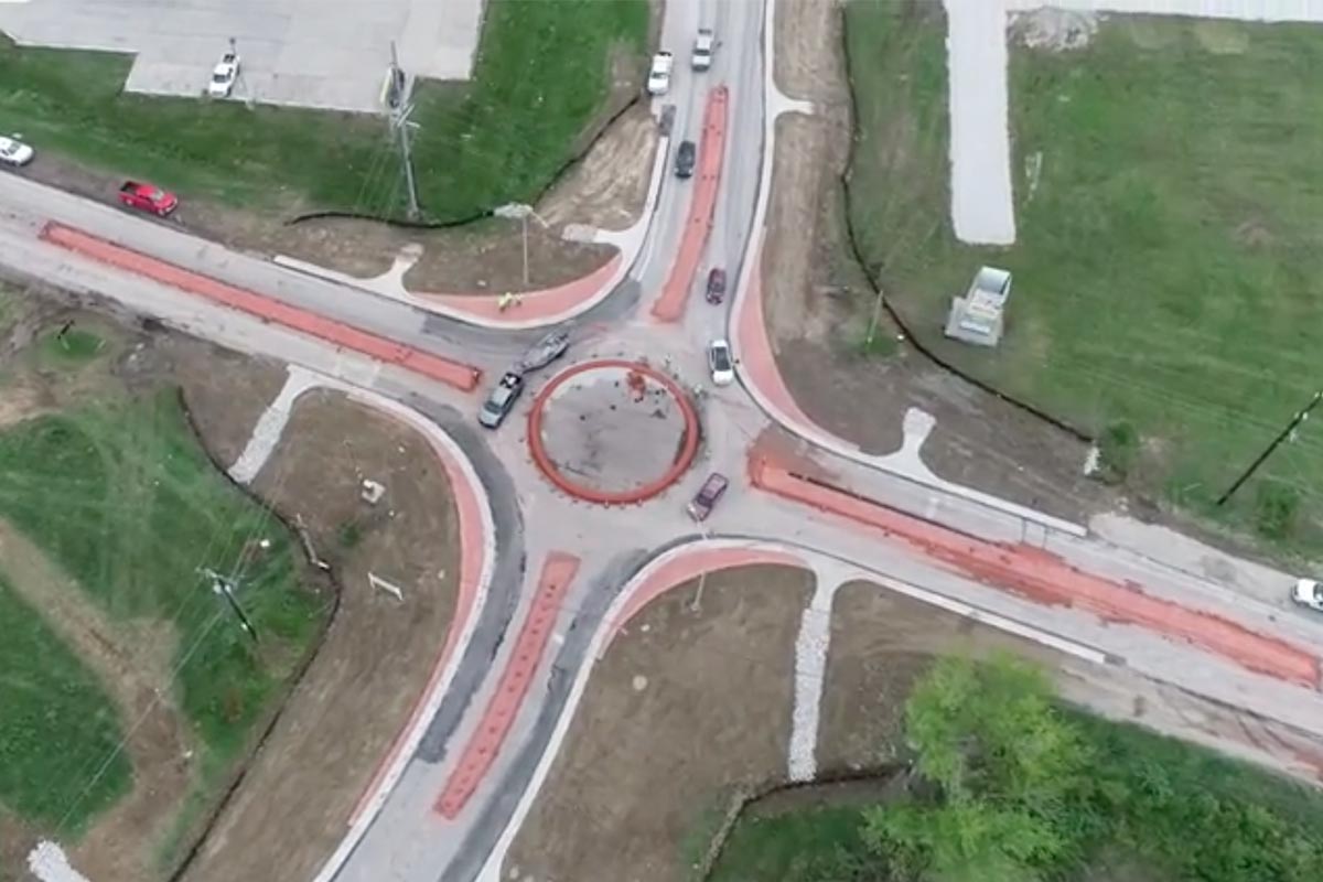 Un nouveau rond-point perturbe les conducteurs américains - AutoScout24