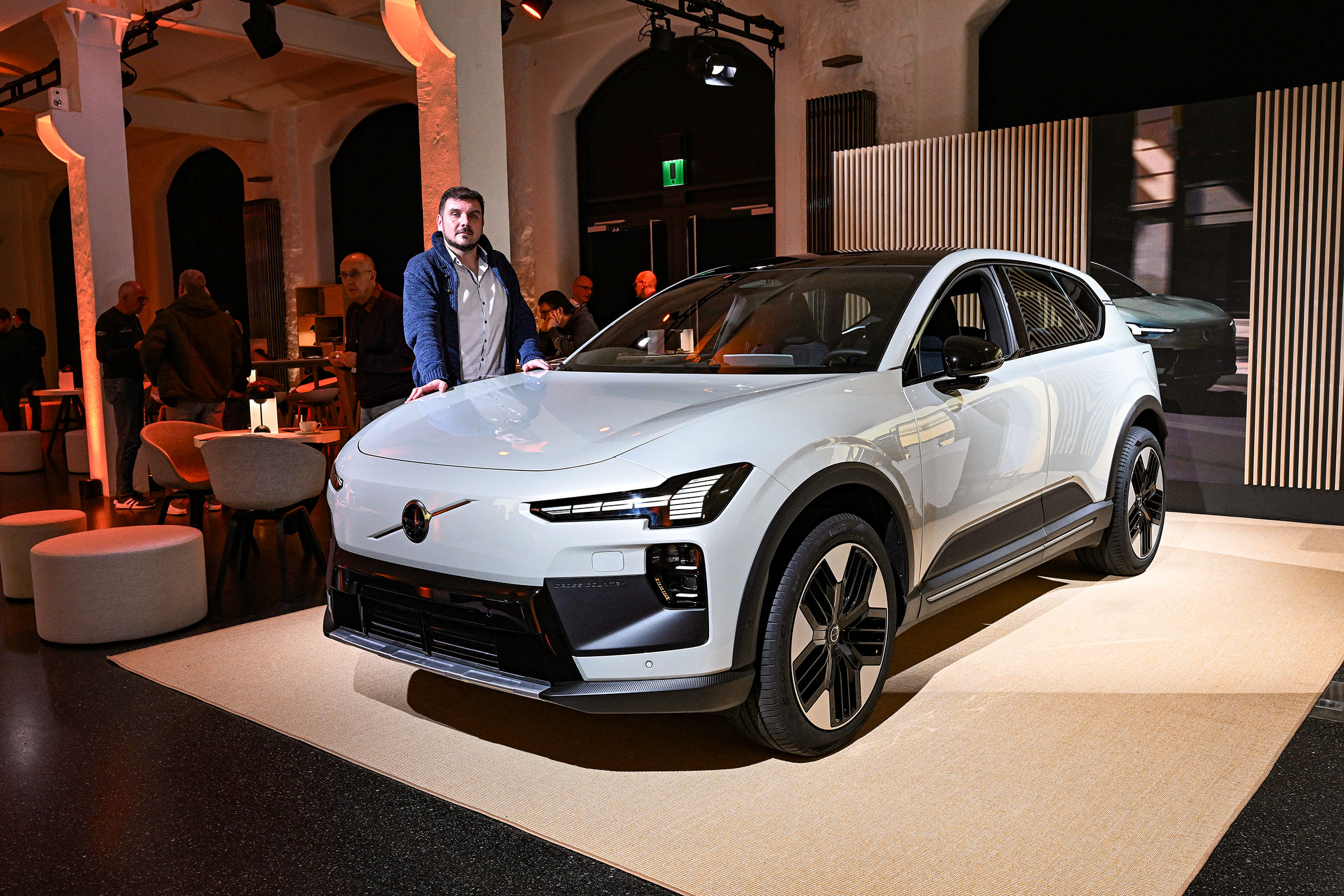 Primo contatto Volvo EX60 (2026): il nuovo SUV elettrico di Volvo ...