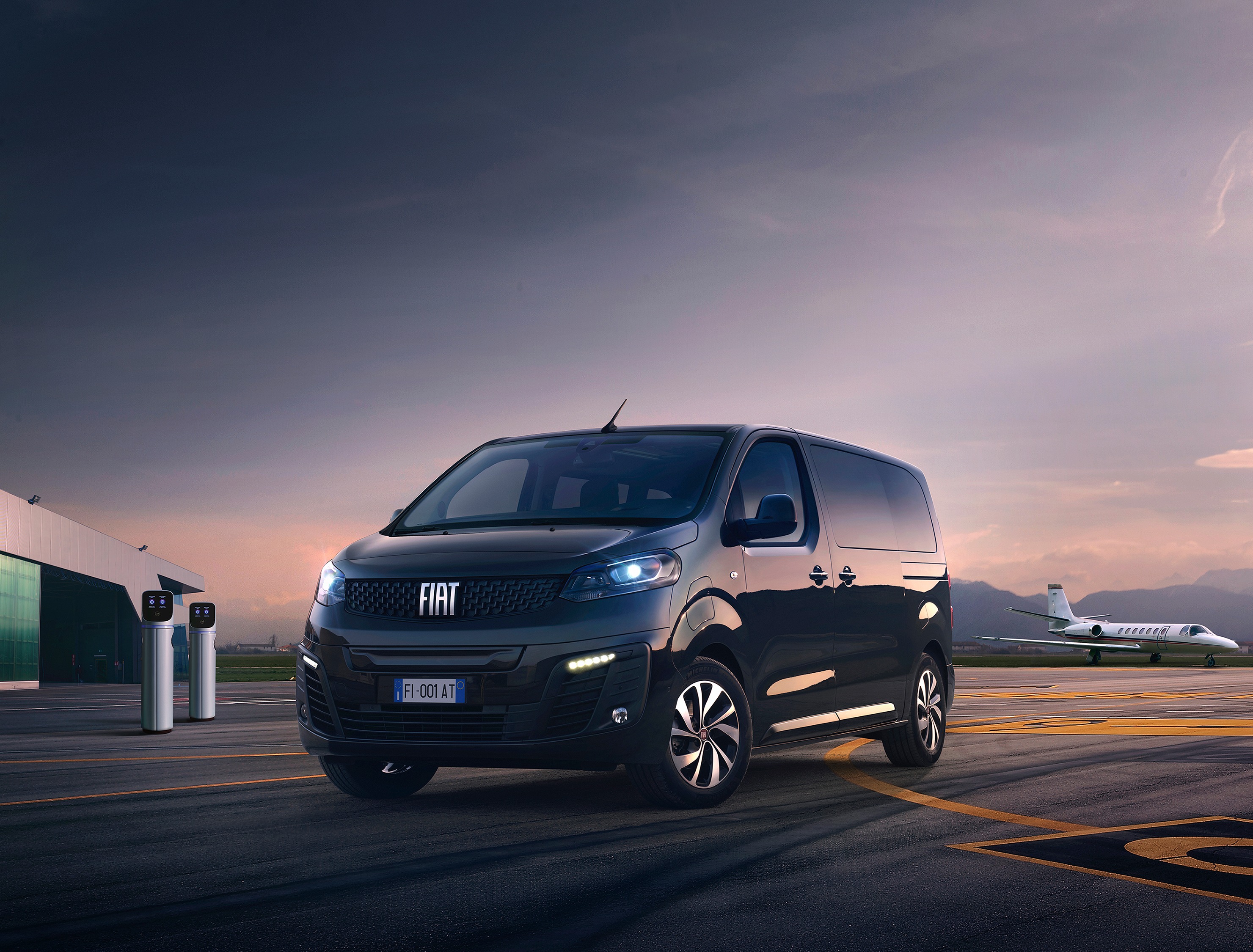Le auto a 9 posti 2025: tutti i modelli e i prezzi - AutoScout24
