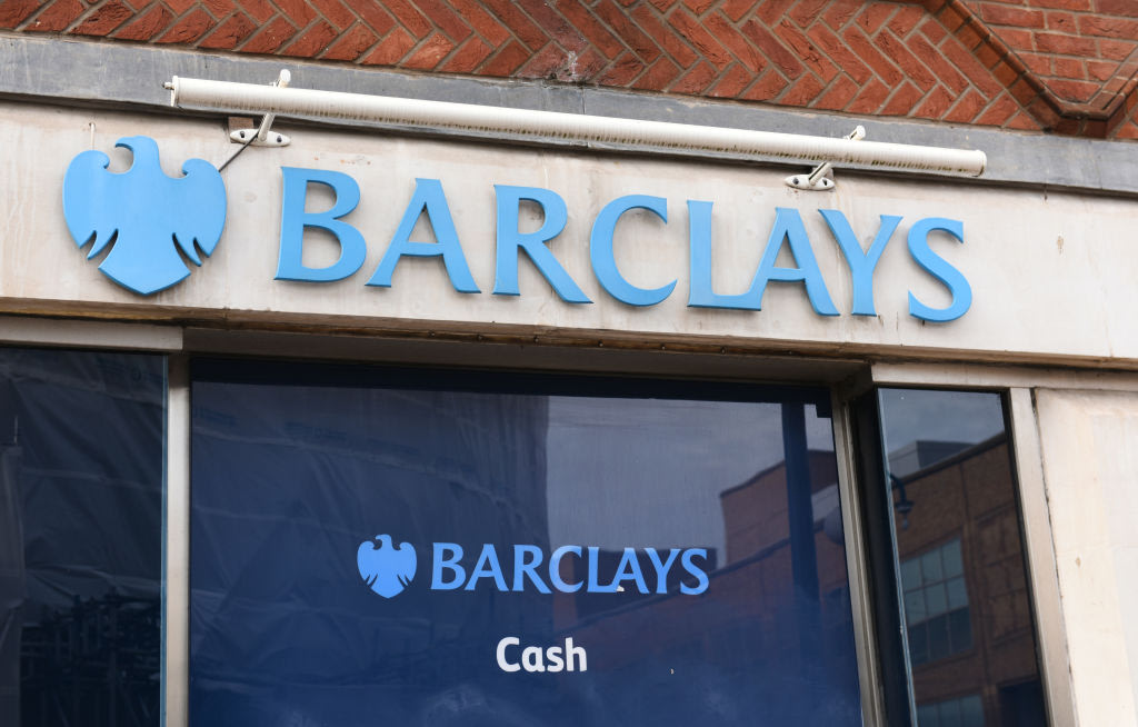 Barclays customers must act fast for £900 bonus as November cut-off ...