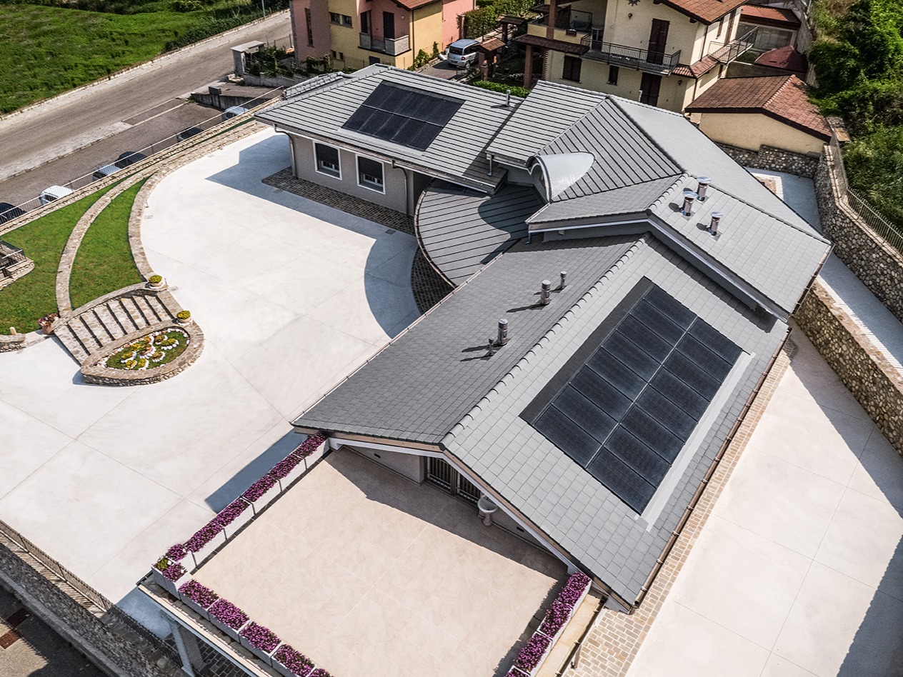 La progettazione del tetto con i pannelli fotovoltaici integrati