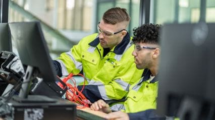 Lone Working Training: Types and Tools | SHEQSY